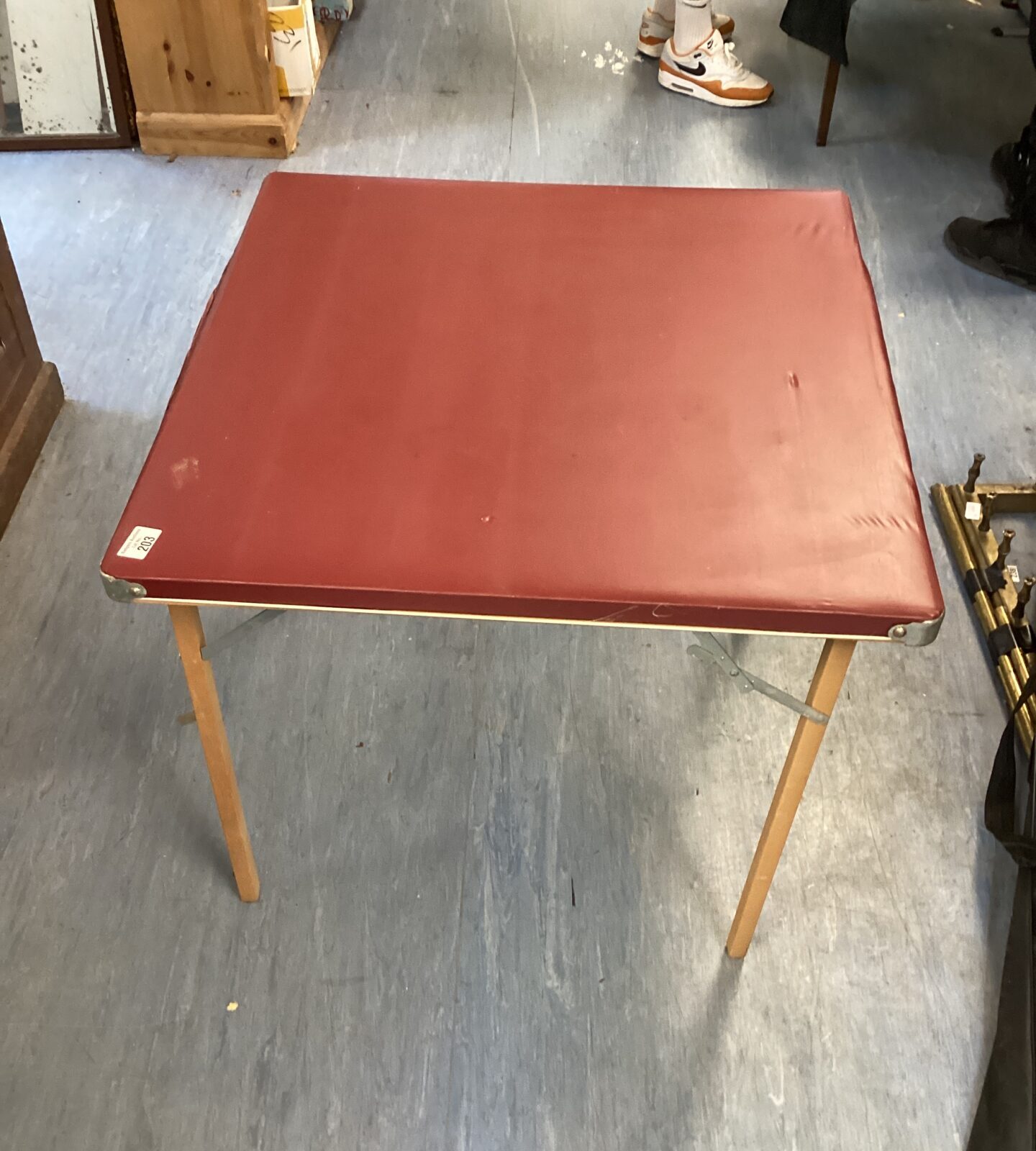 Folding Red leatherette Topped Card Table – Badgers Auctions