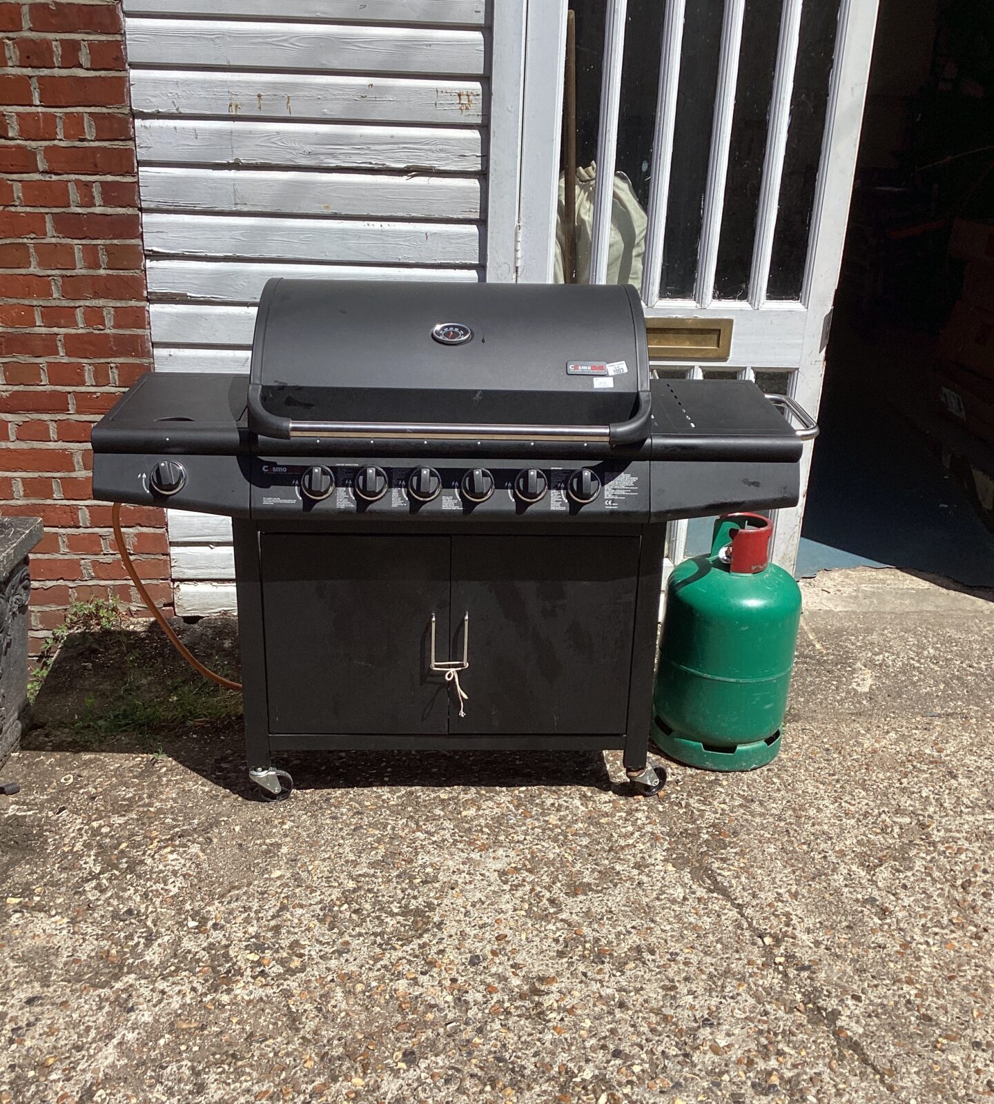 Cosmo Grill Gas Bbq with gas bottle and cover – Badgers Auctions