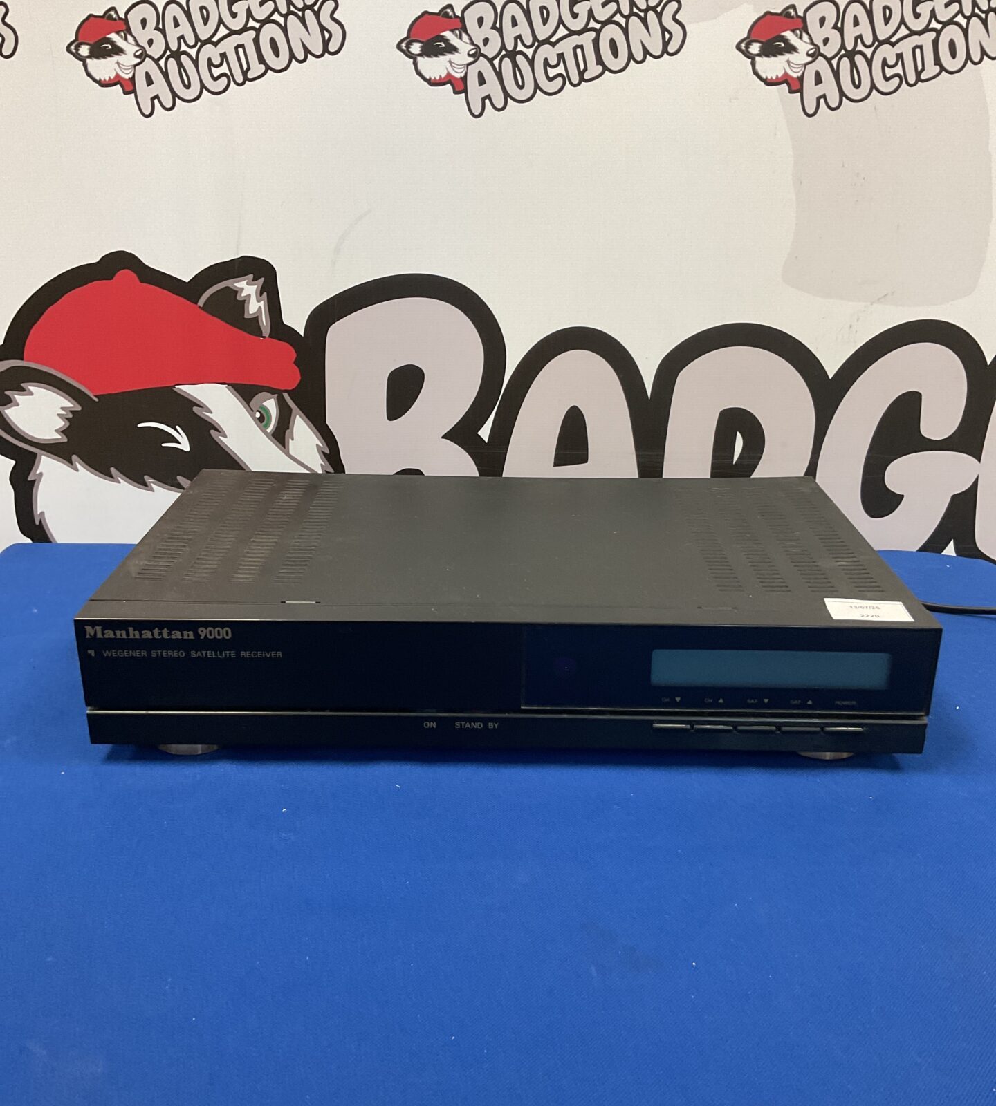 Manhattan 9000 Wegner stereo satellite receiver – Badgers Auctions