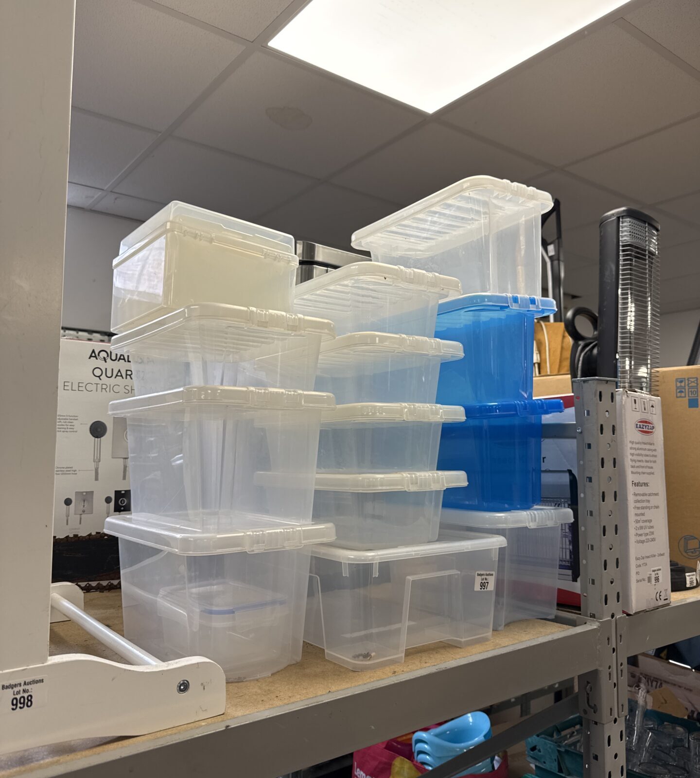 Selection of plastic storage tubs – Badgers Auctions