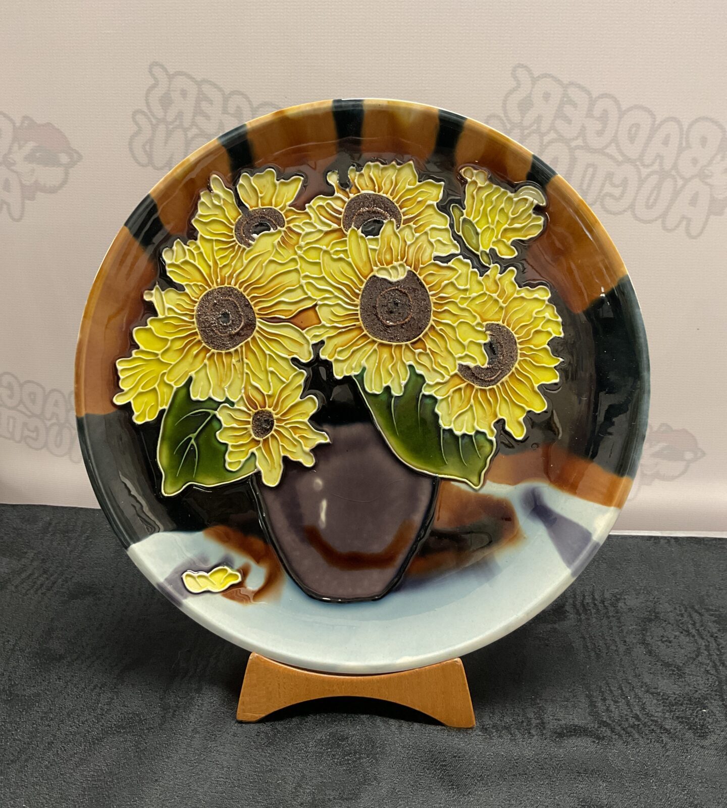 Studio pottery majolica sunflower wall plate 30 cm diameter – Badgers ...