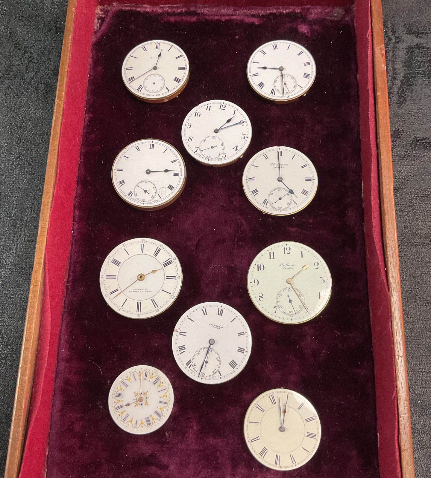 Tray of pocket watch movements – Badgers Auctions