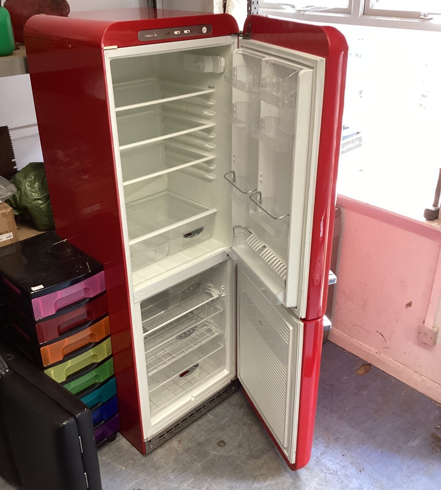 Smeg Reto style Red Fridge Freezer working – Badgers Auctions