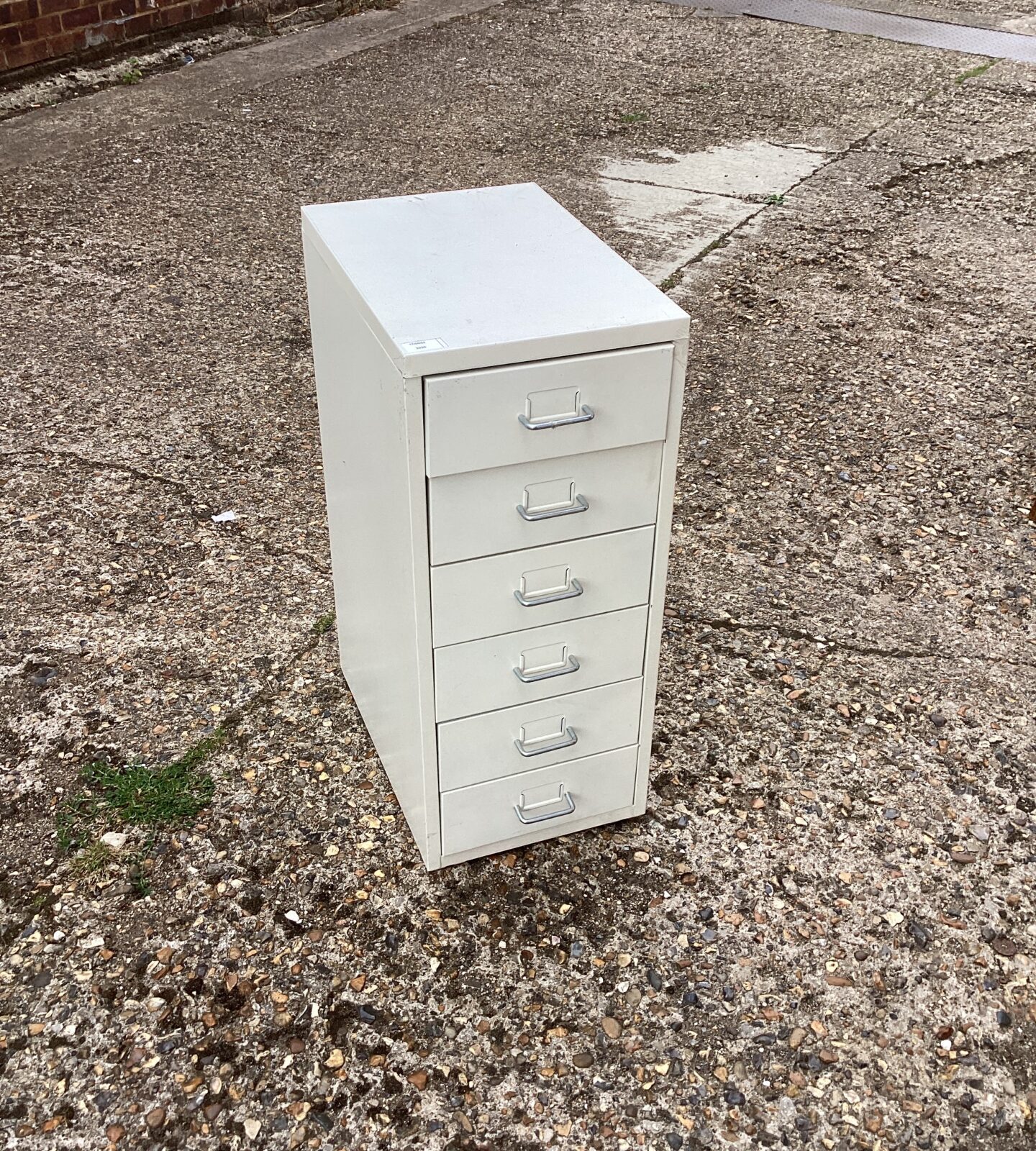 Small metal drawer unit – Badgers Auctions