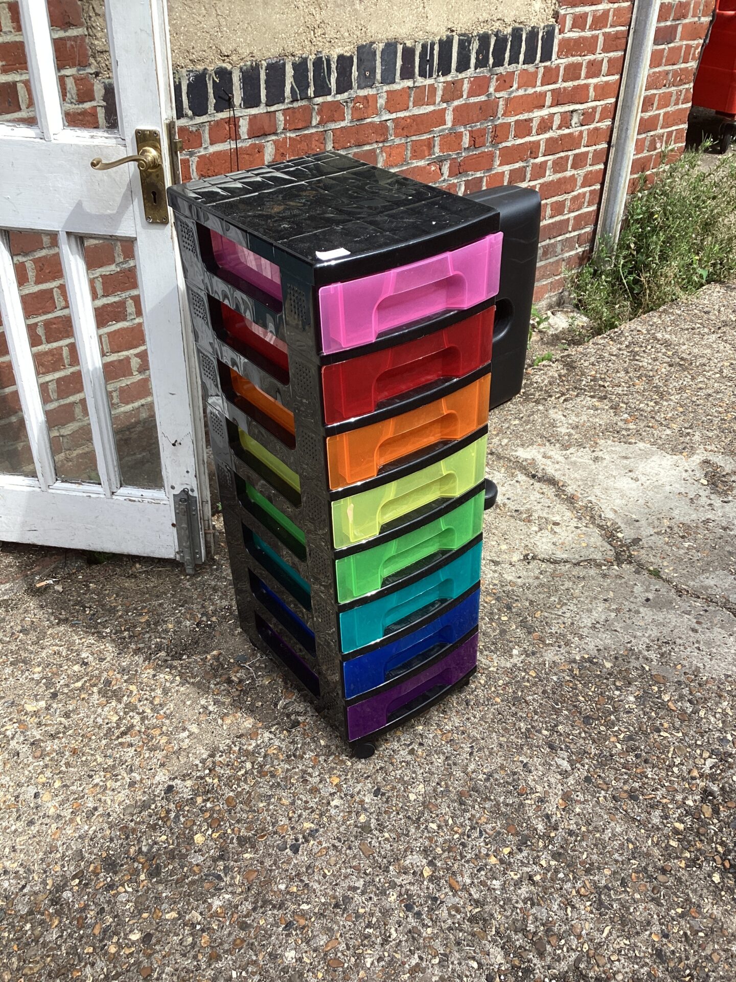 Set of colourful plastic filing drawer unit – Badgers Auctions
