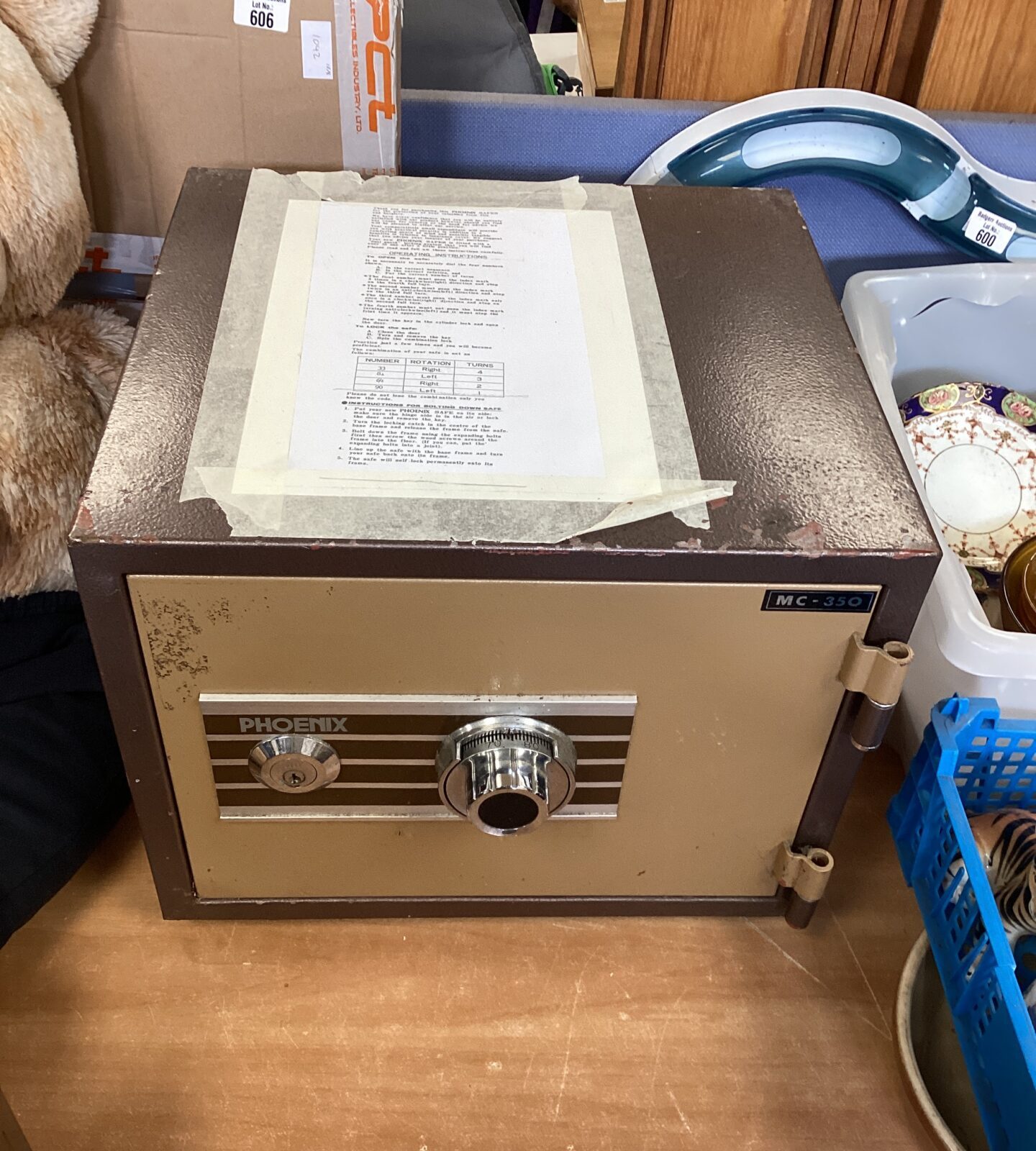Phoenix Safe with key & code – Badgers Auctions