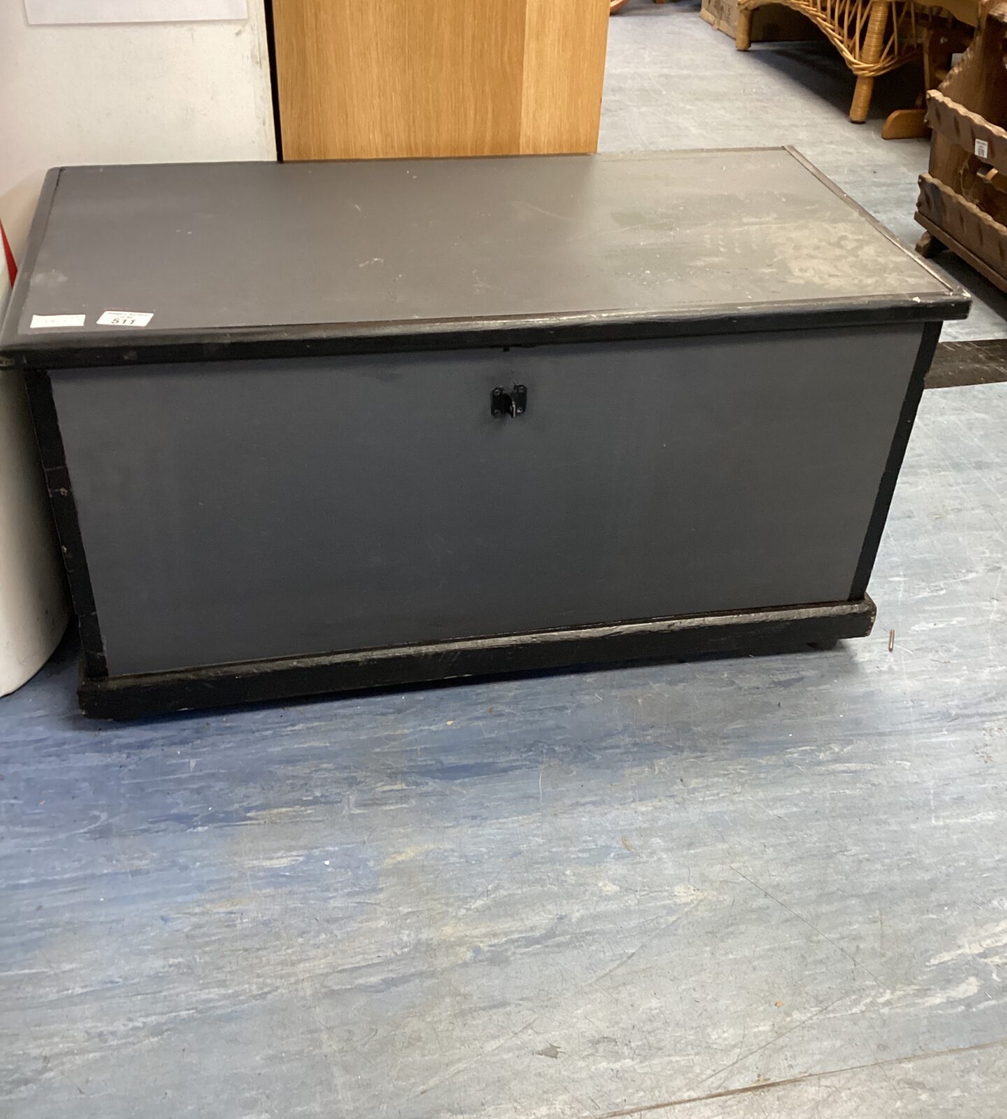 Grey & black wooden storage trunk – Badgers Auctions