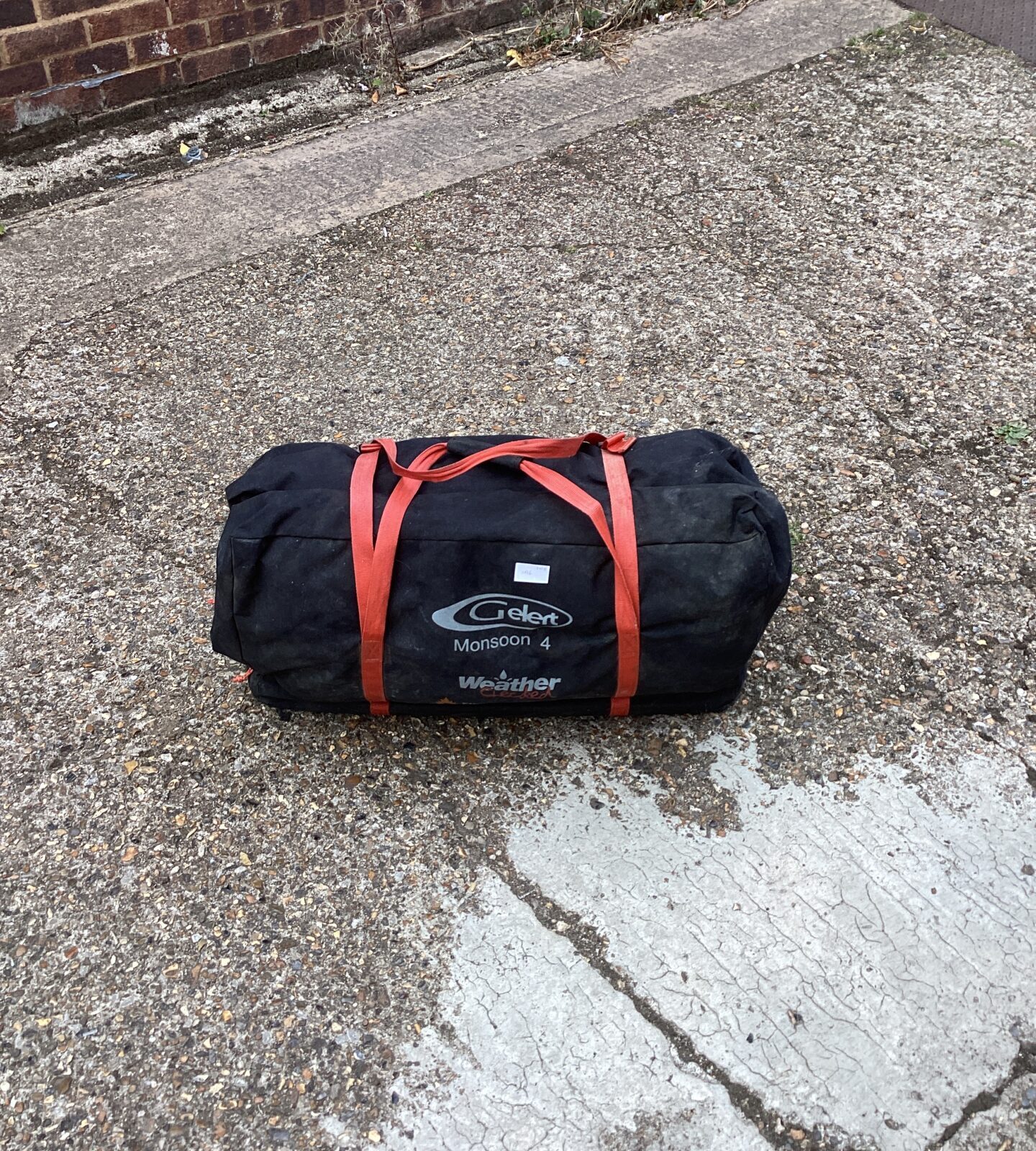 Gelert Monsoon 4 person Tent – Badgers Auctions