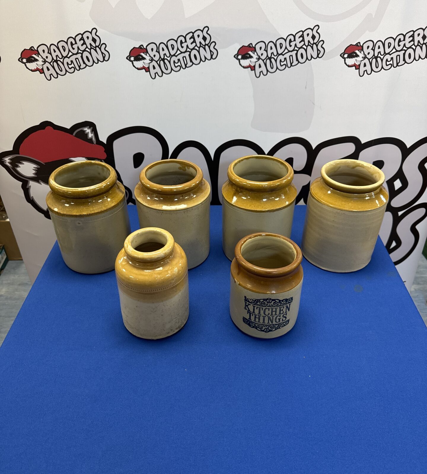 Selection of salt glazed jars – Badgers Auctions