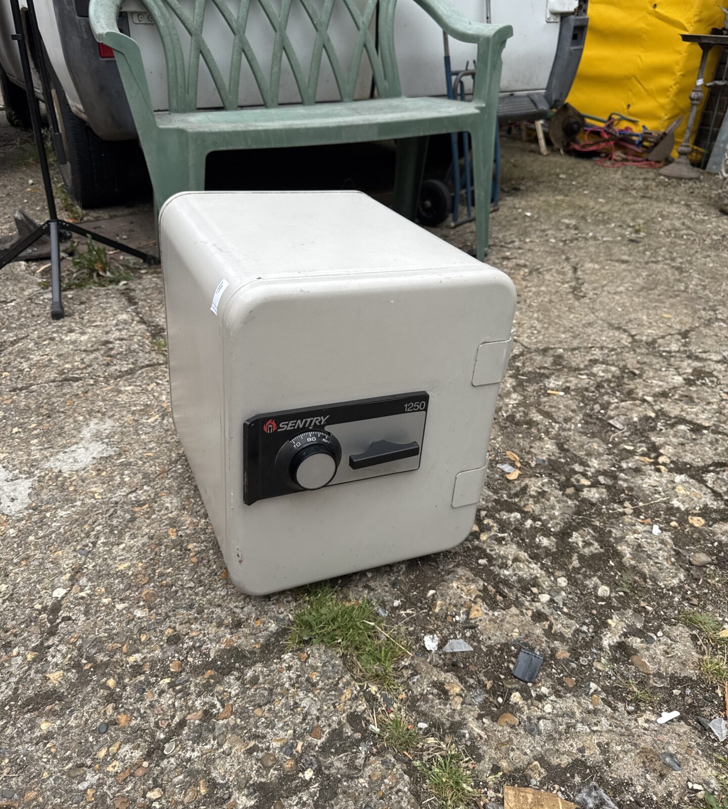 Sentry 1250 combination safe (code present) – Badgers Auctions