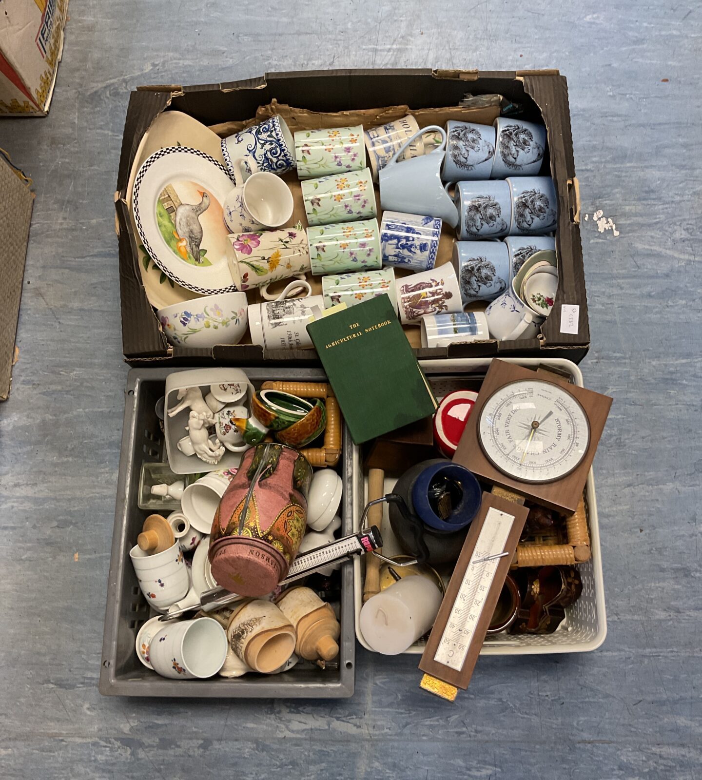 Three boxes of mixed items including mugs, tins & pots – Badgers Auctions