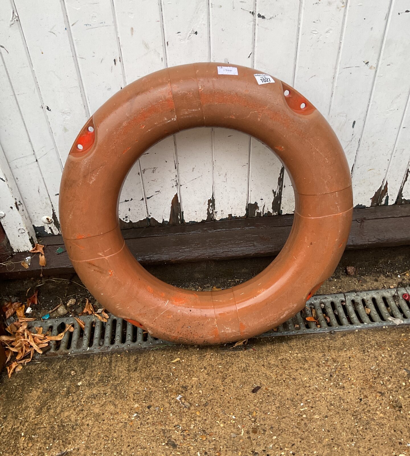 Life preserver rescue ring – Badgers Auctions