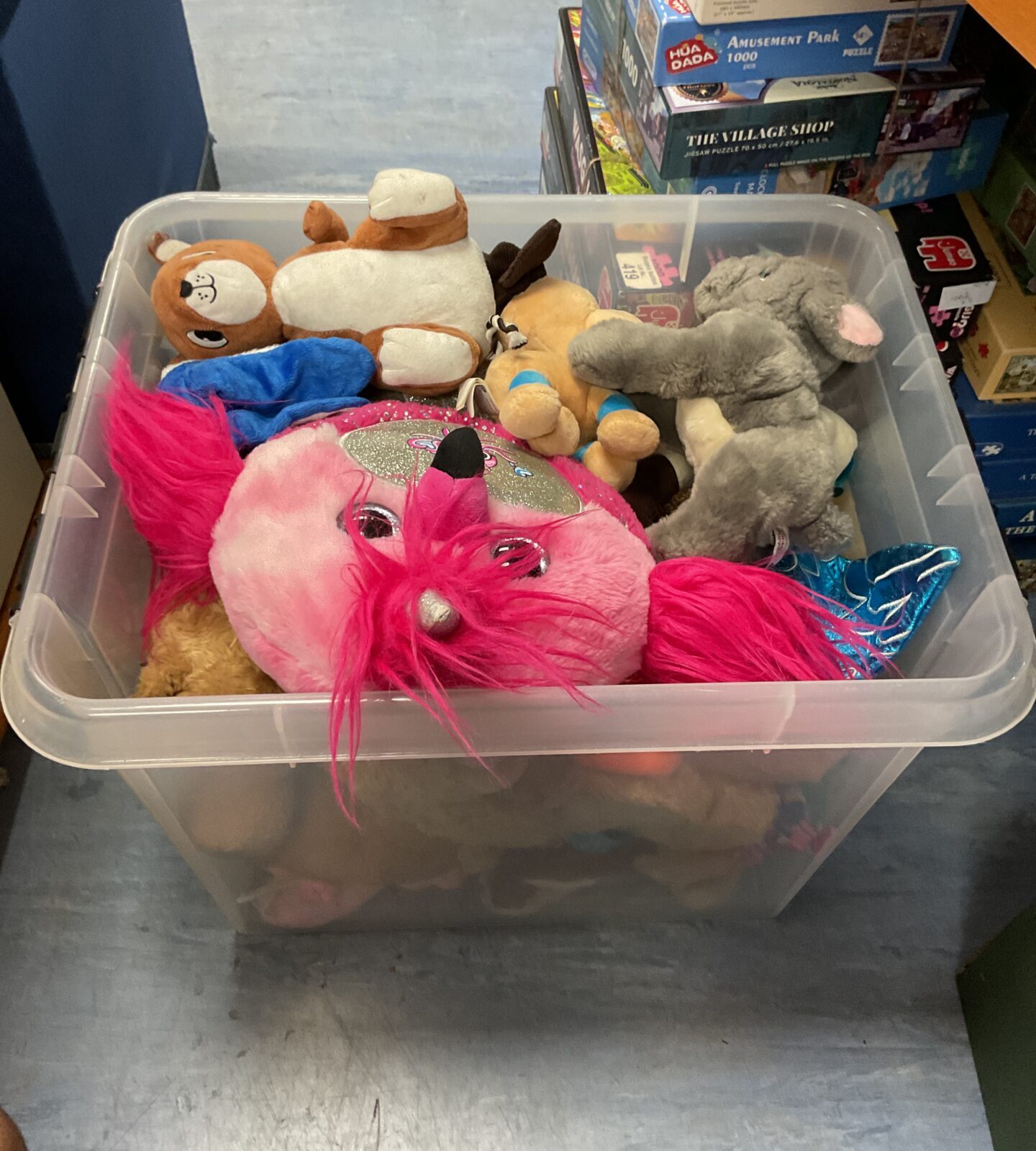 Large box of mixed soft toys – Badgers Auctions
