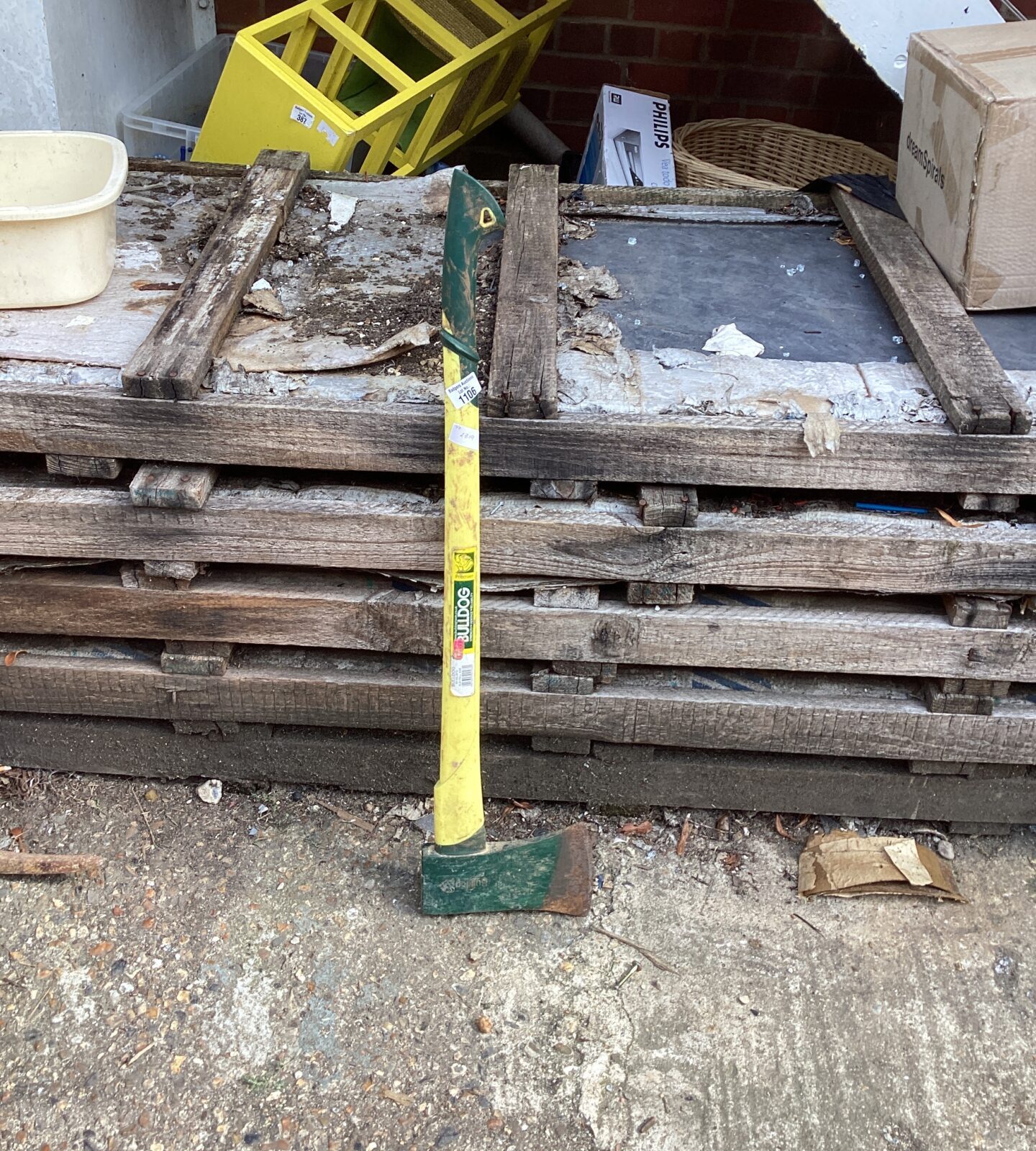 Bulldog Axe – Badgers Auctions