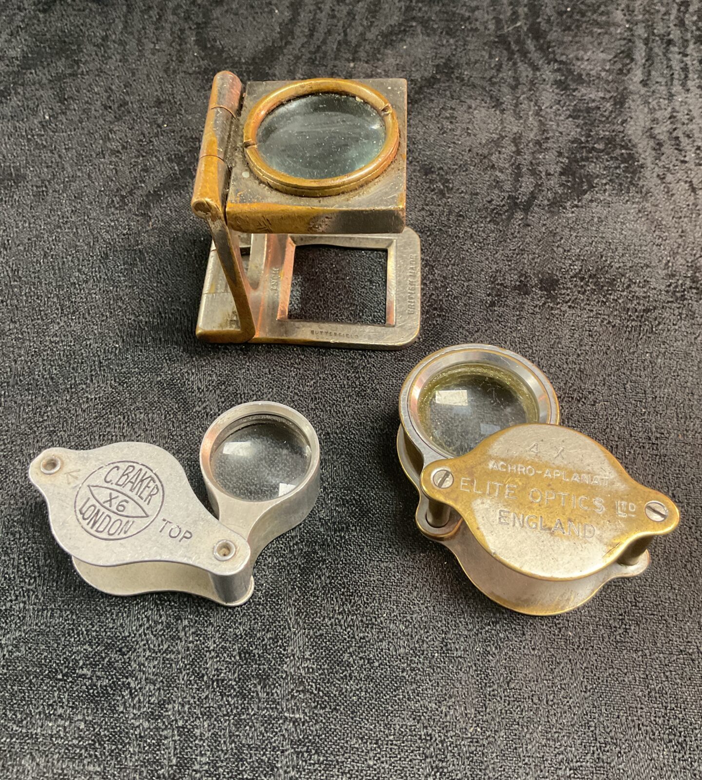 Three vintage magnifying Glasses Inc Military – Badgers Auctions