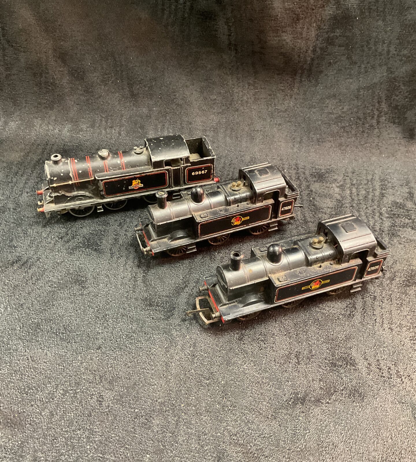 Three Triang OO gauge Tank engines one three rail 69567 and two 47606 ...