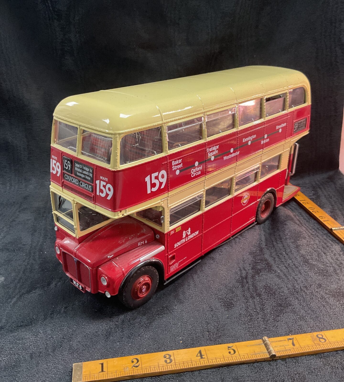 Sunstar 1/24 Scale London Routemaster Bus – Badgers Auctions