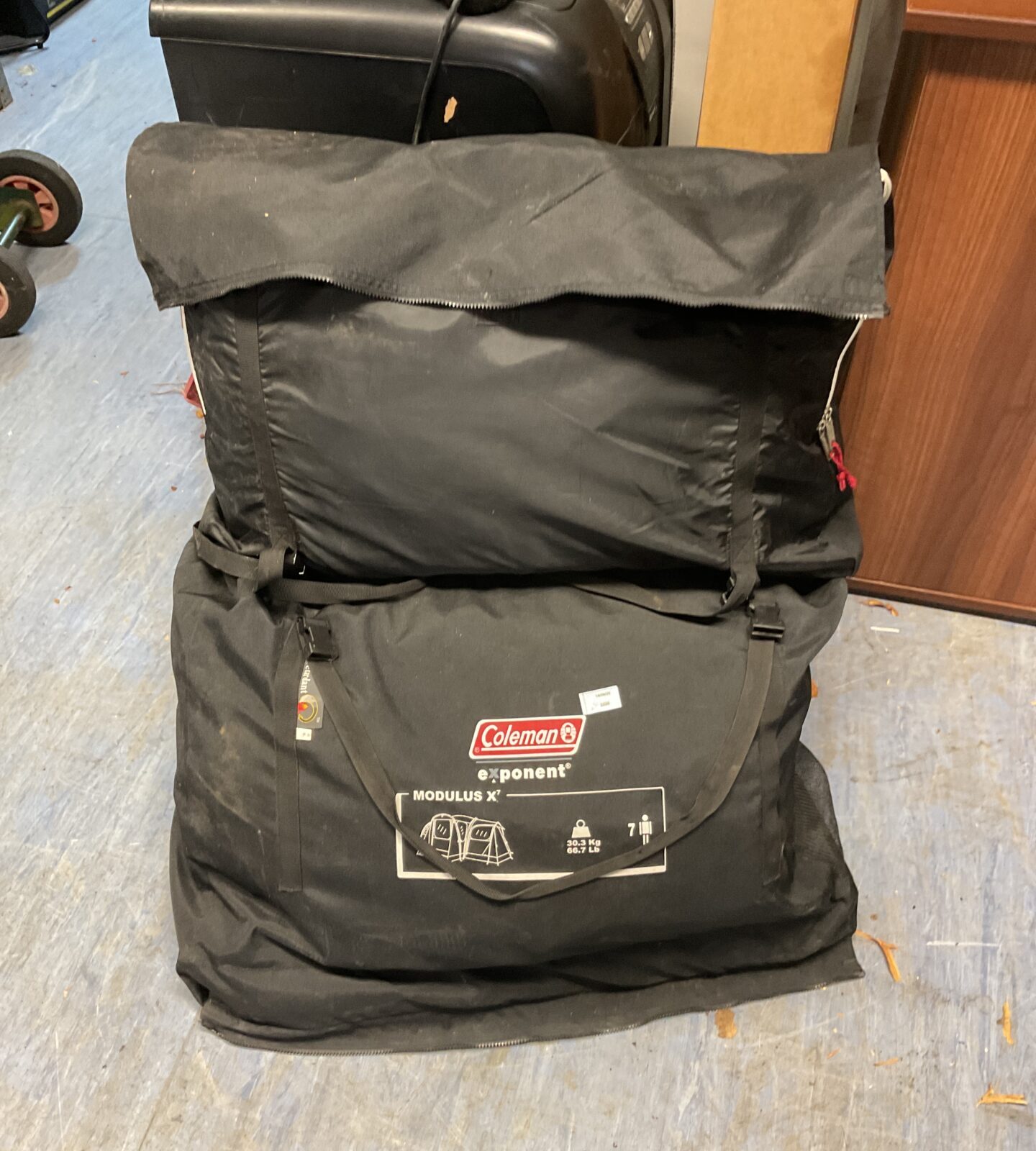 Coleman exponent modulus 7 man tent – Badgers Auctions | On-site and ...