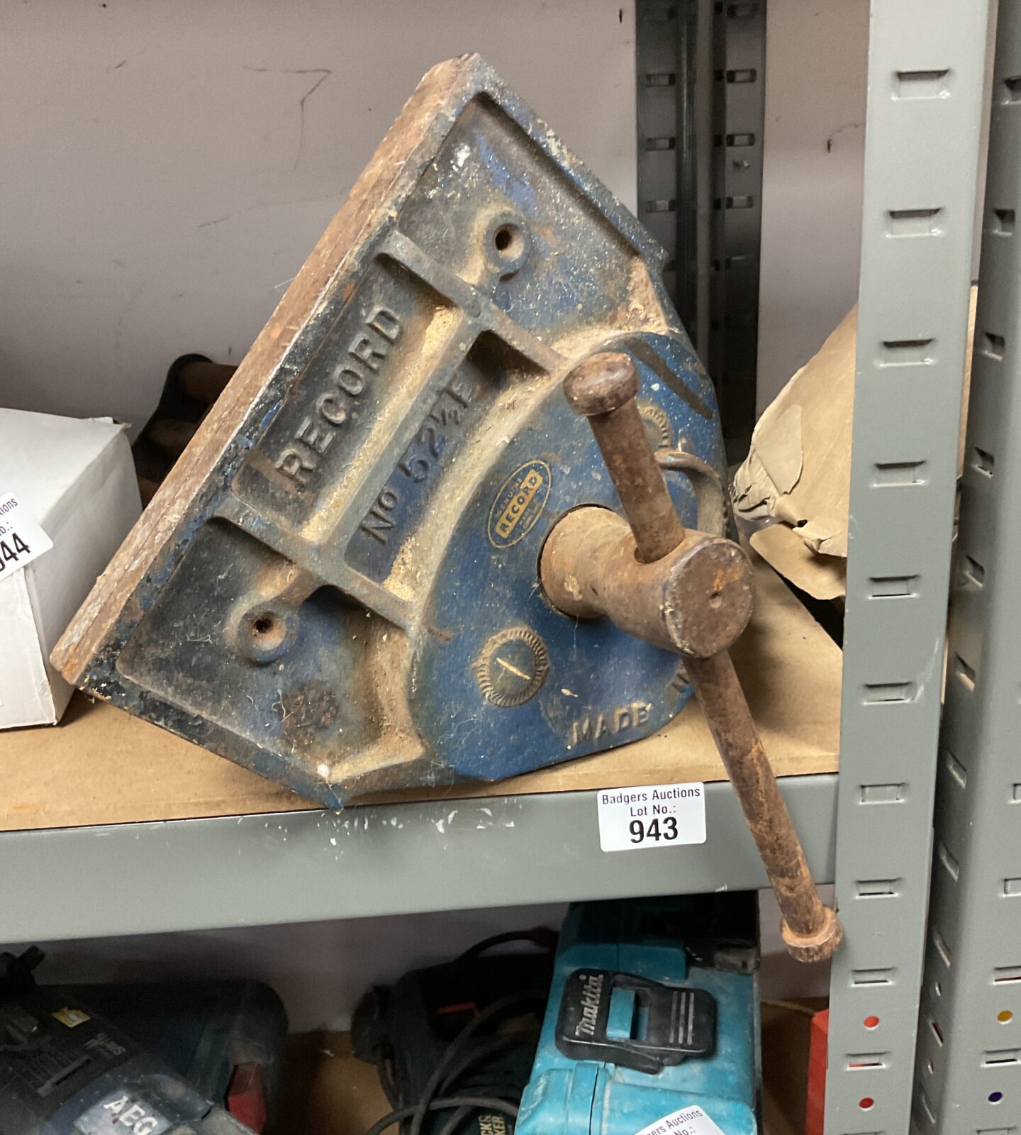 Large record no52 1/2 e bench vice – Badgers Auctions