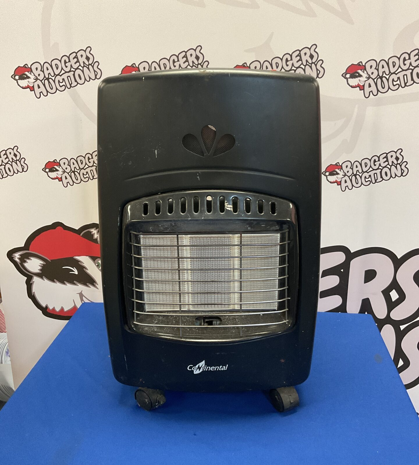 Portable continental gas fire – Badgers Auctions