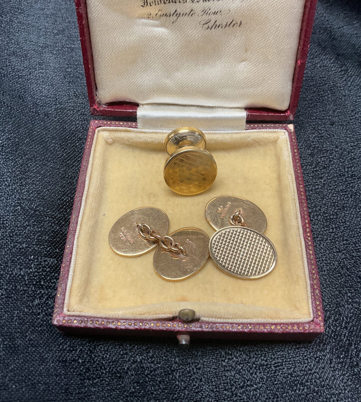 Pair 9ct gold Cufflinks and one odd gold plate Cufflink 11.8g – Badgers ...