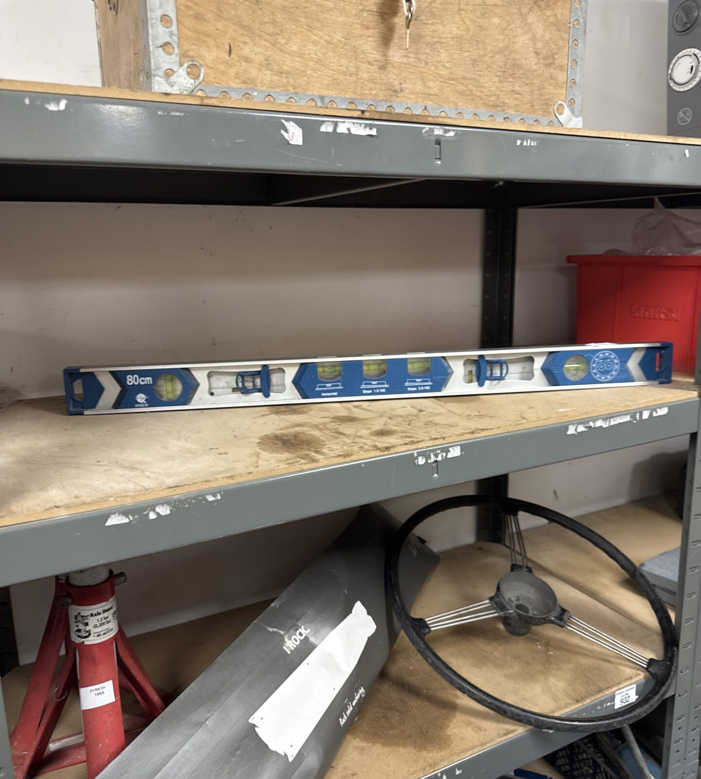 80cm spirit level – Badgers Auctions