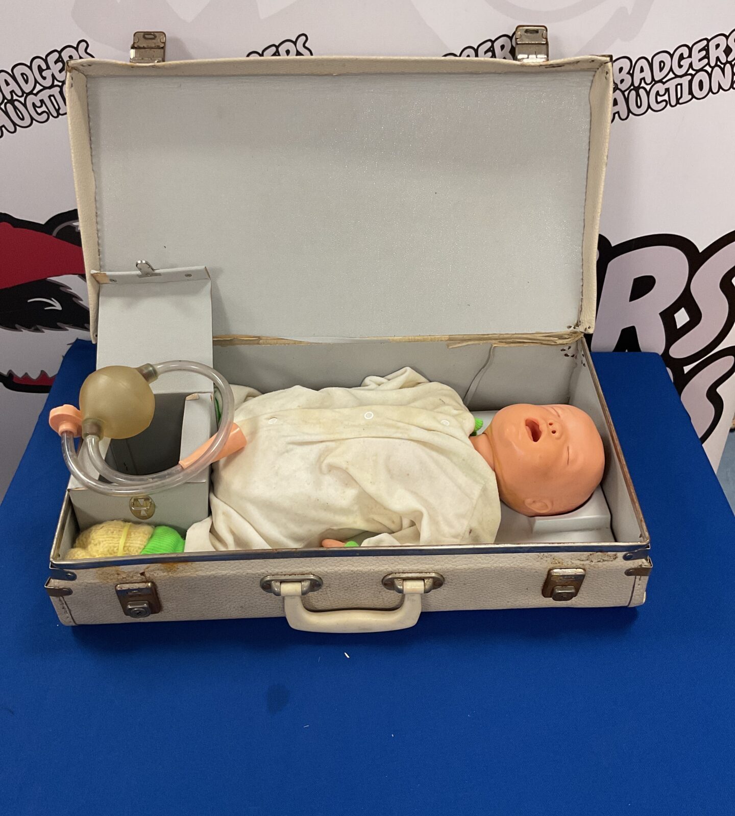 1950s first aid resuscitation doll – Badgers Auctions