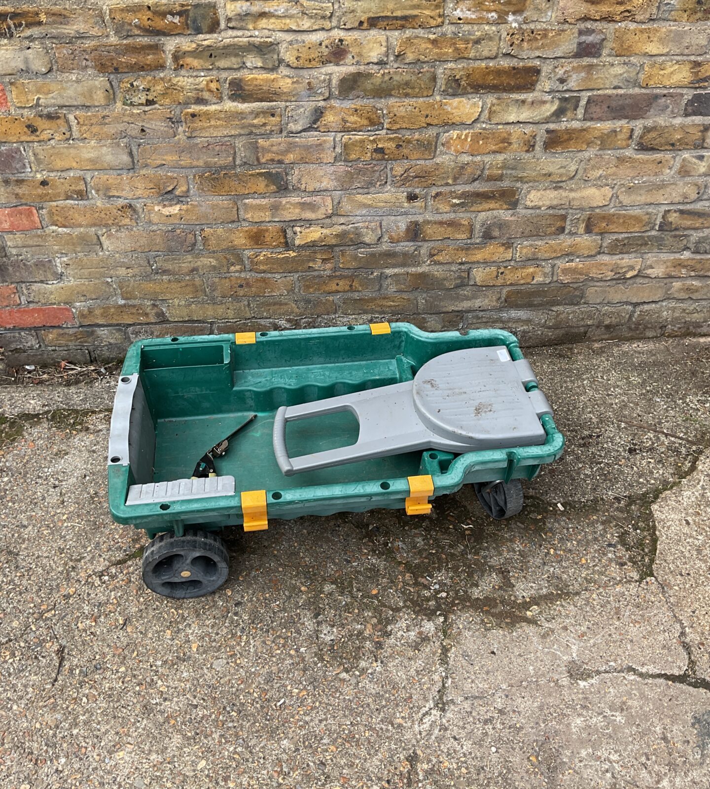 Garden trolly – Badgers Auctions