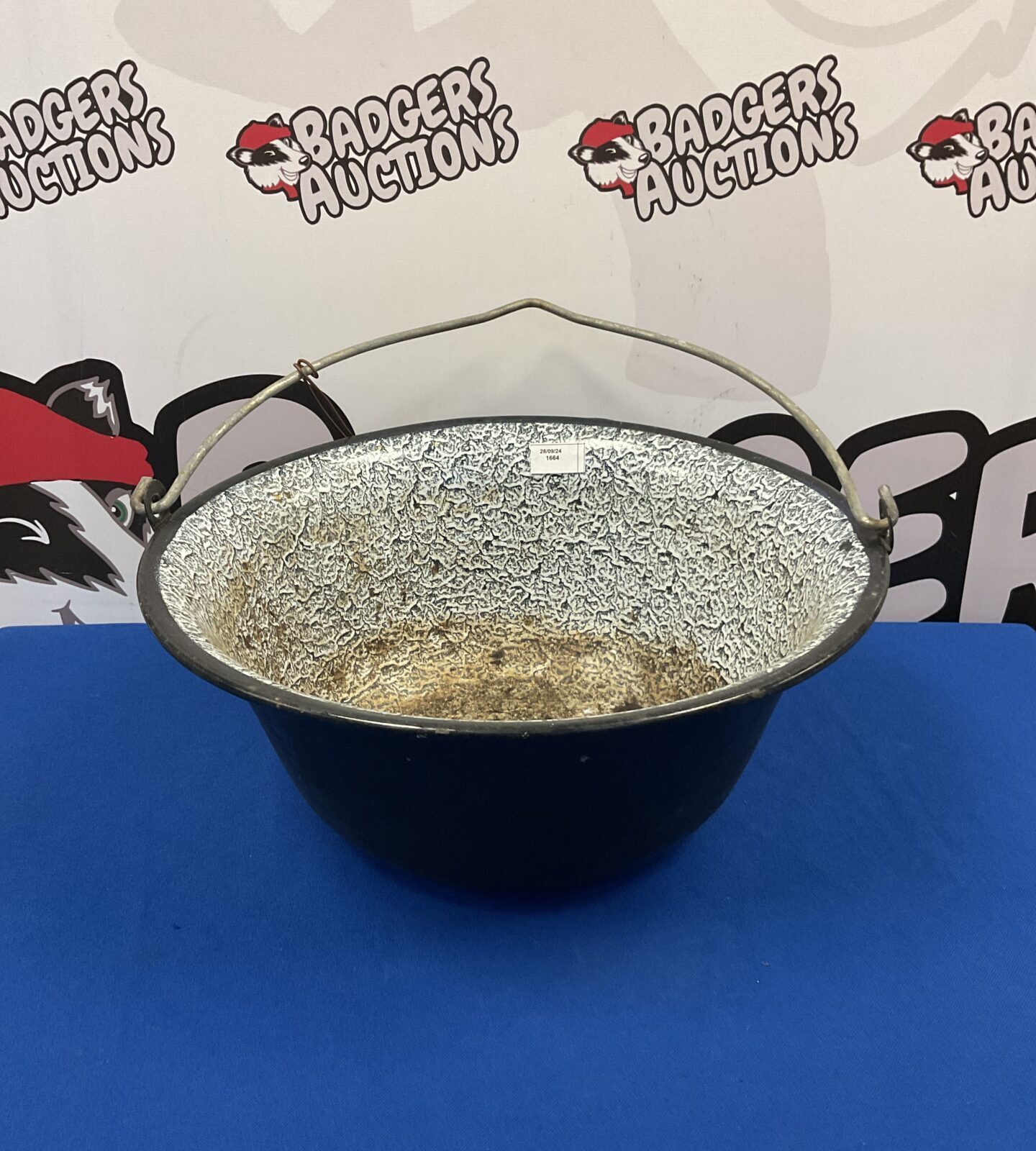 Large vintage enamel helmet bucket – Badgers Auctions