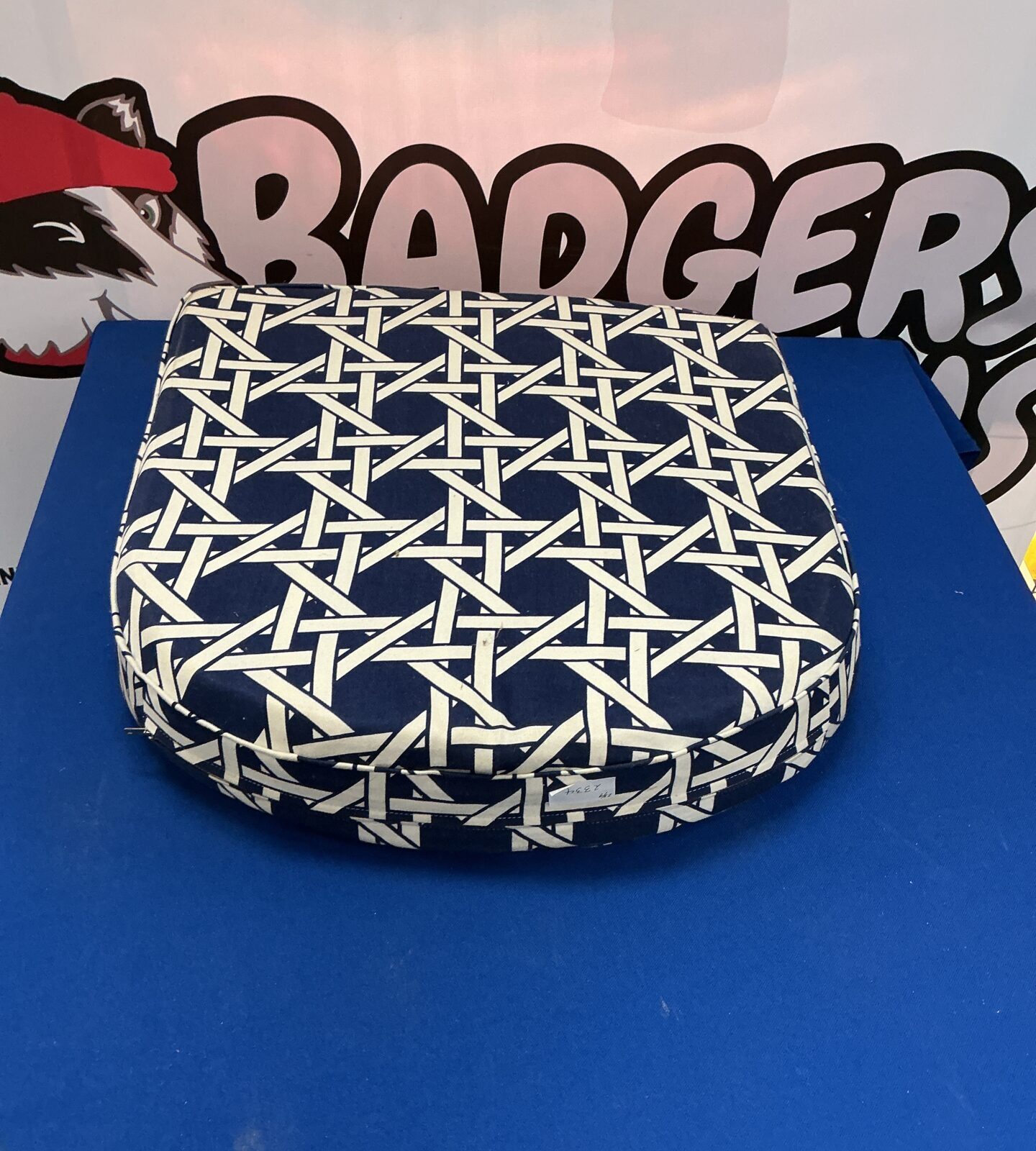 Comfort Orthopaedic Riser Cushion – Badgers Auctions