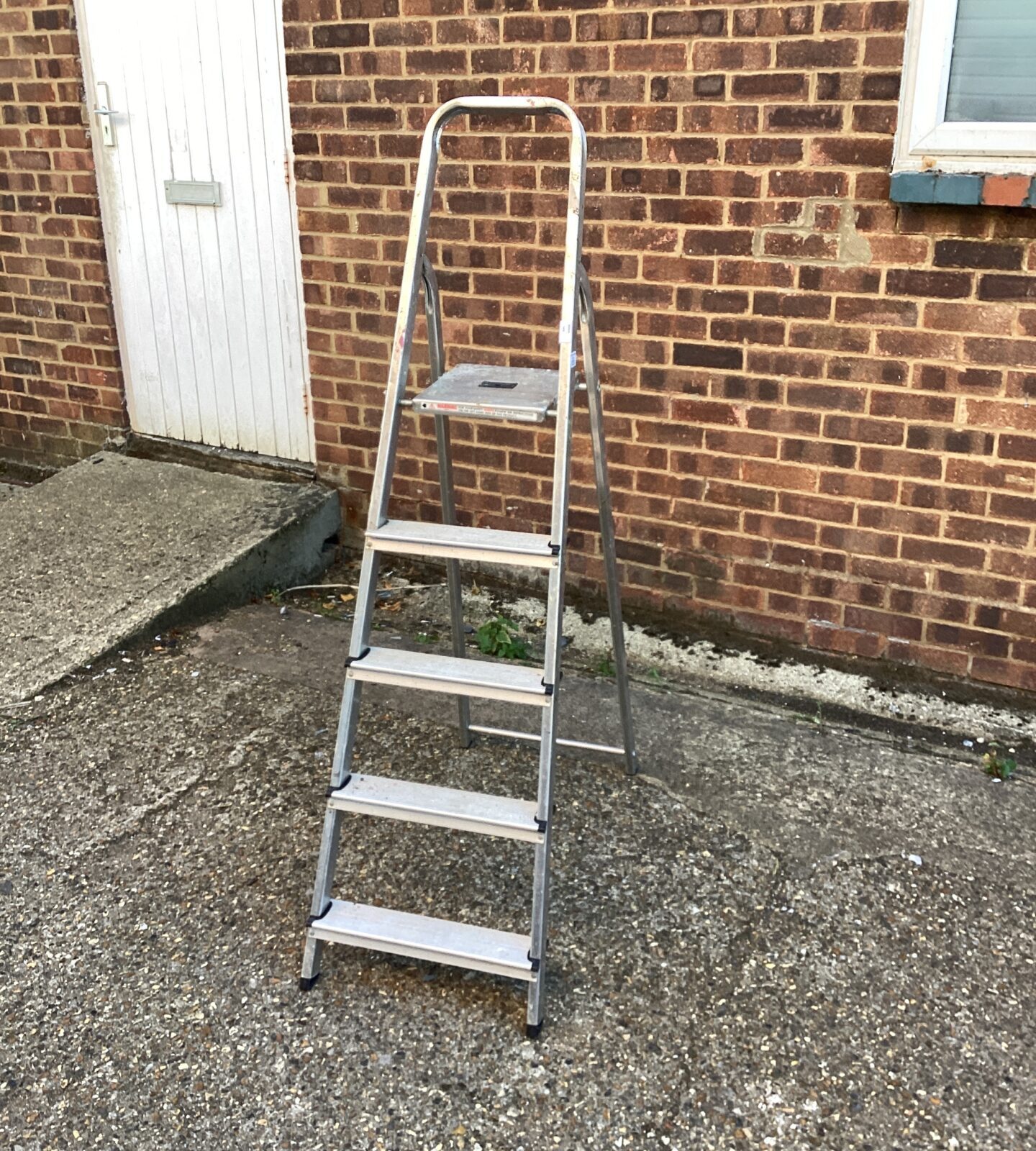 Aluminium step ladder – Badgers Auctions