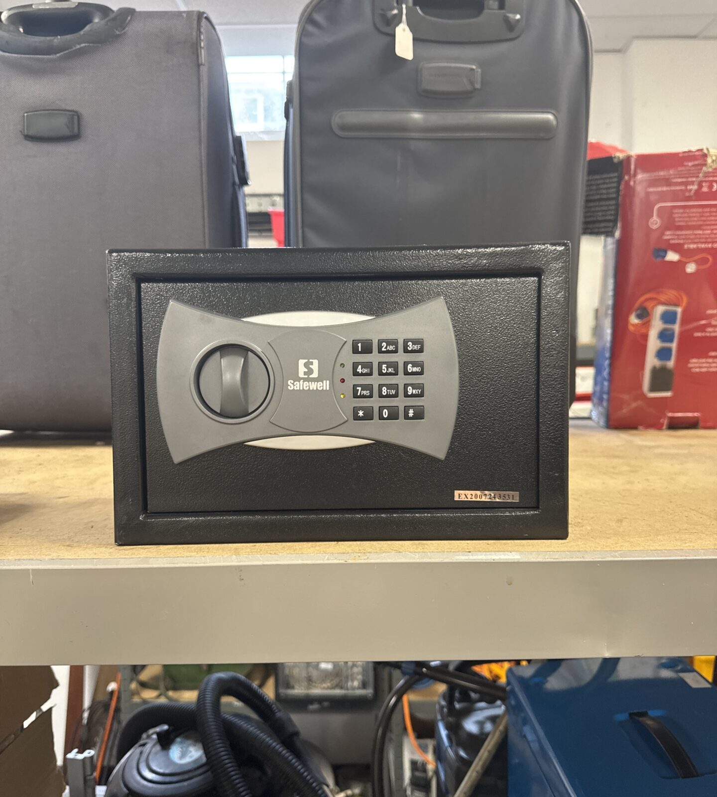 Safewell personal valuables safe – key present in office – Badgers Auctions