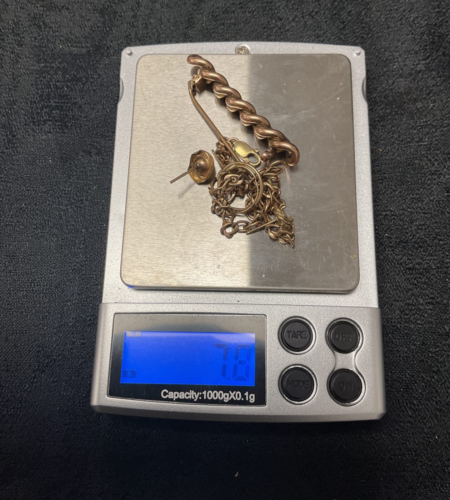 7.8g 9ct Gold Scrap – Badgers Auctions