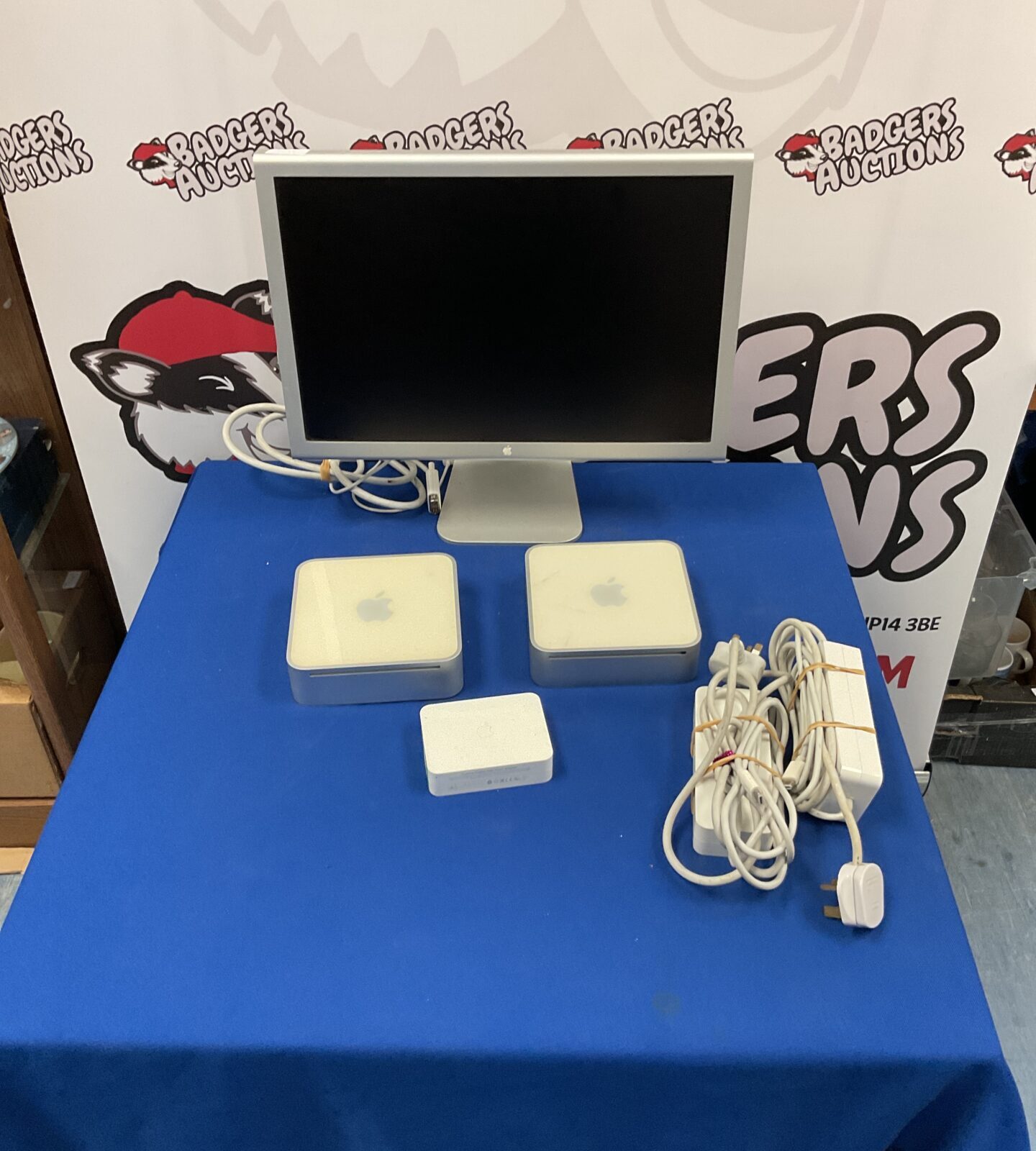 Apple Mac Mini units models A1103 and A1176 with HD cinema display ...