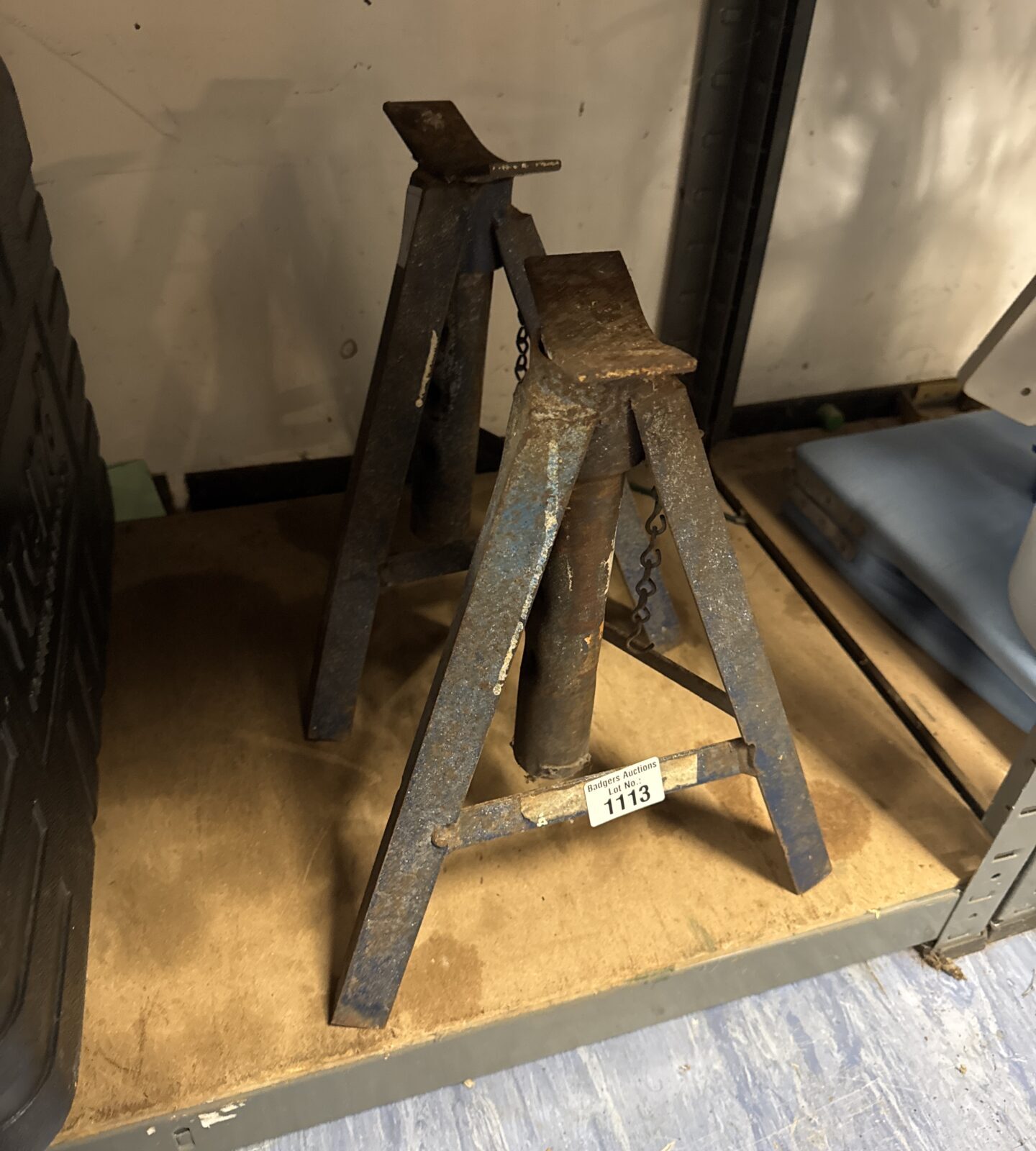 Pair of axle stands – Badgers Auctions