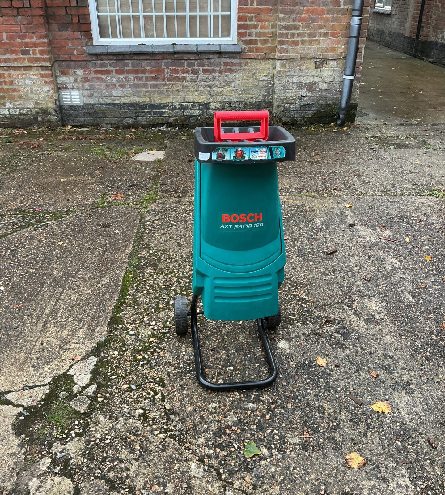 Bosch electric garden Shredder – Badgers Auctions