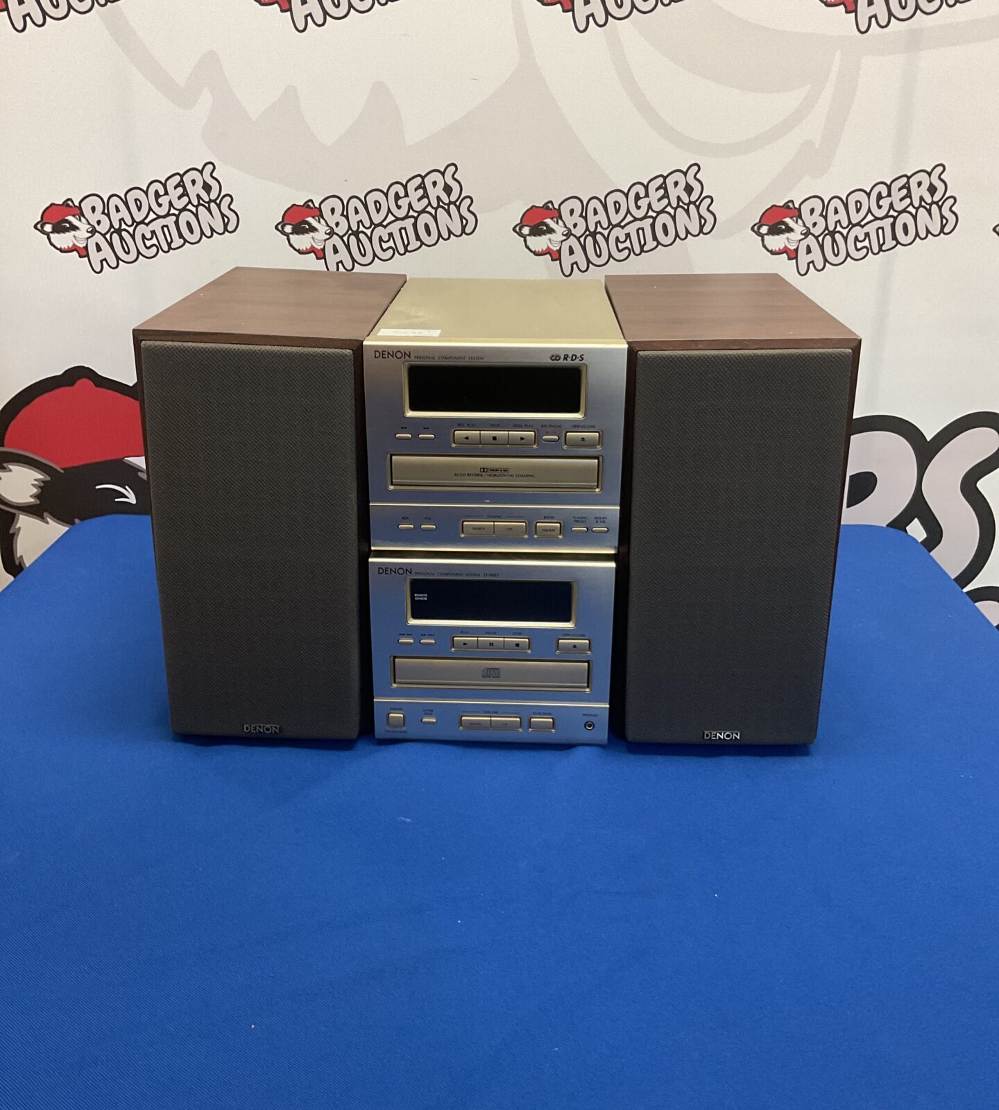 2 Denon D-M03 personal component systems with speakers – Badgers Auctions