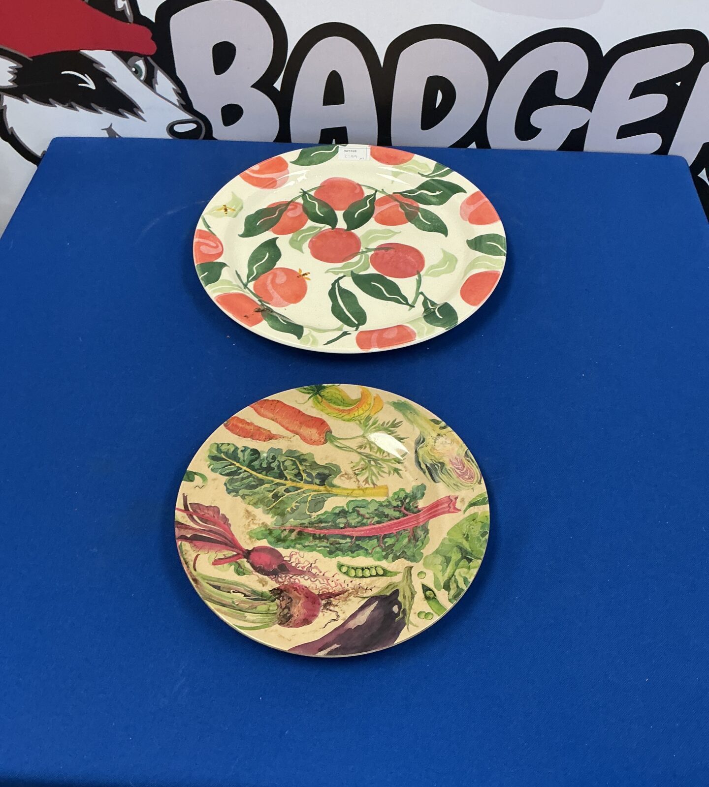 Two plates Emma Bridgewater studios – Badgers Auctions