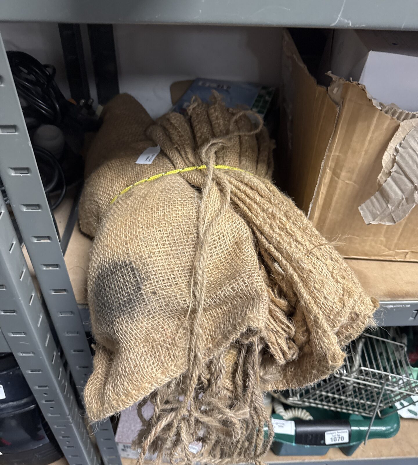 Bundle of hessian sacks – Badgers Auctions