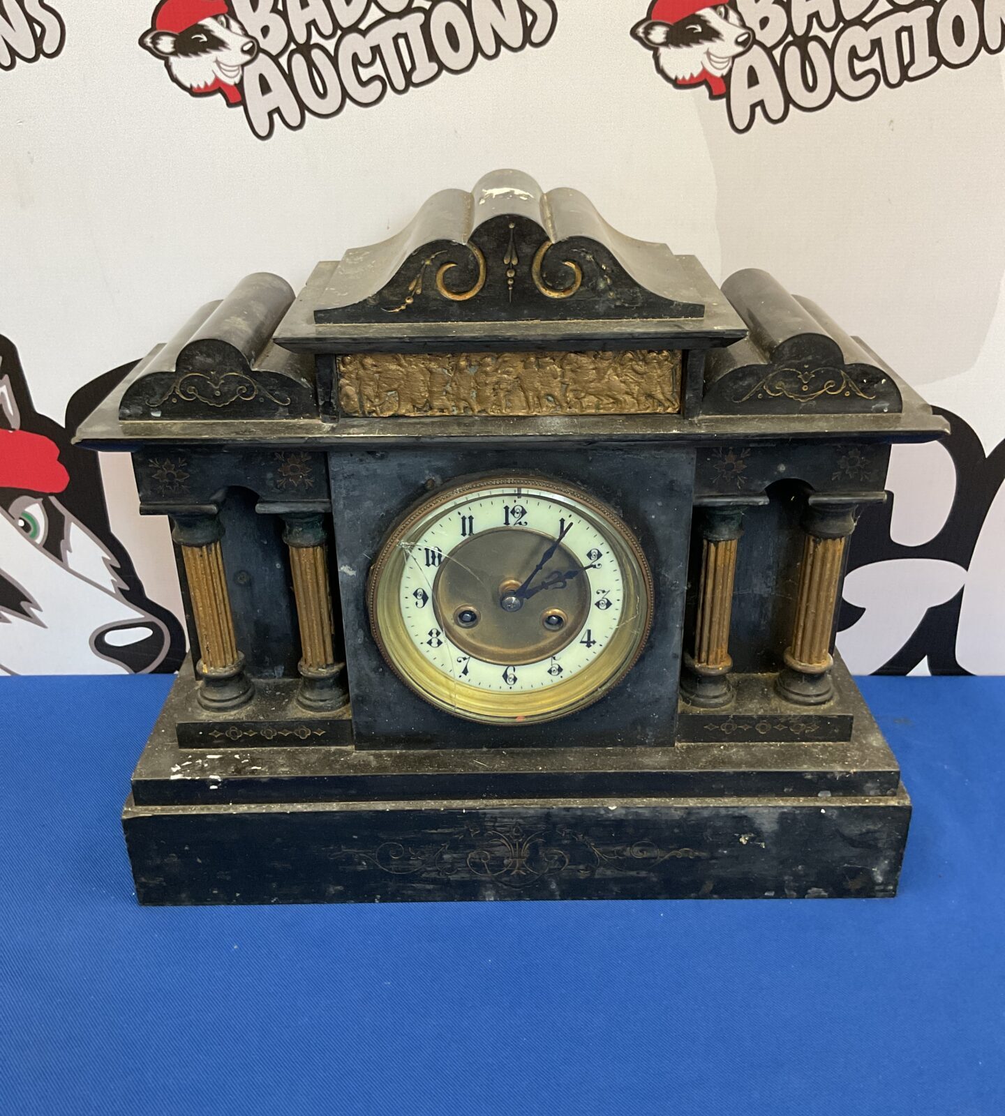 Victorian slate mantle clock with pendulum – Badgers Auctions