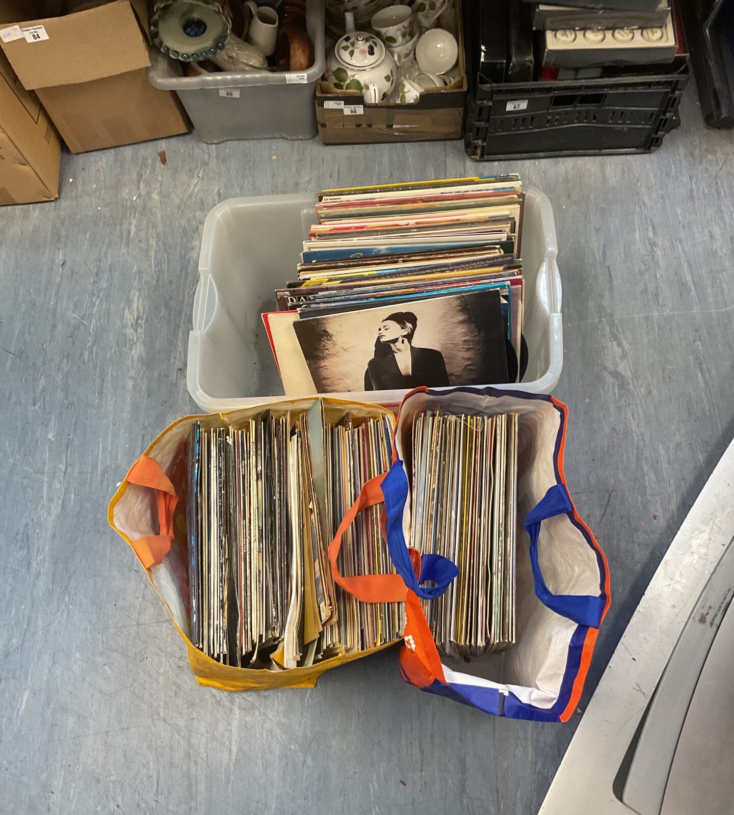 Large collection of 12” mixed vinyl records – Badgers Auctions