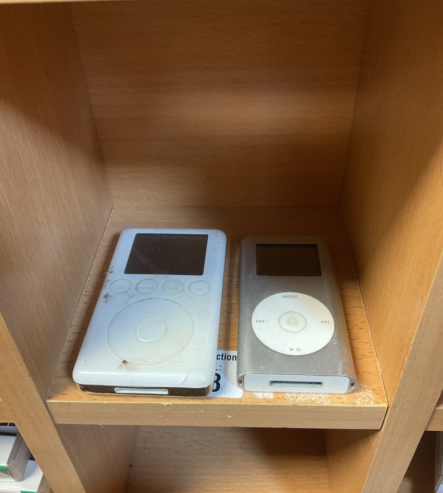 2 Apple iPods one not working other untested – Badgers Auctions