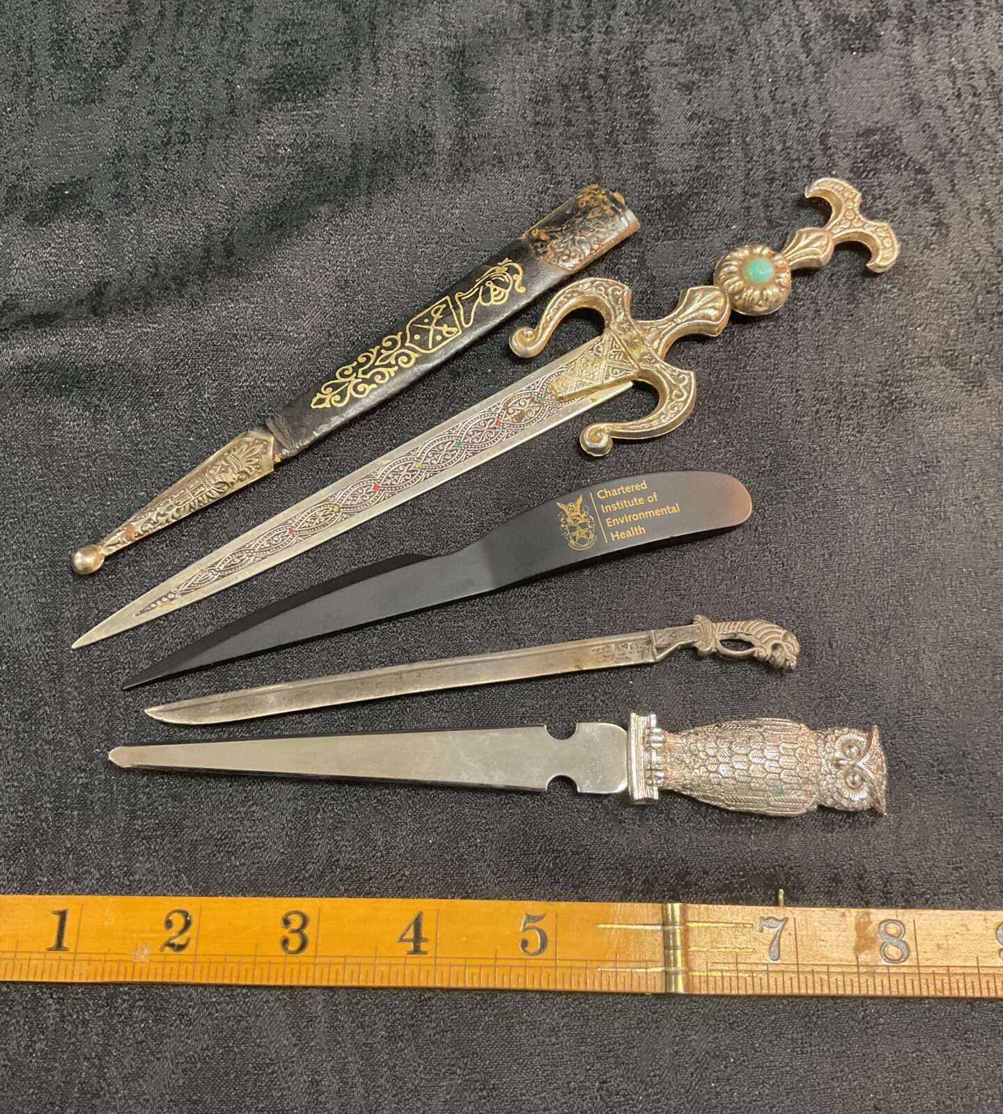 Four Paper knives letter openers – Badgers Auctions