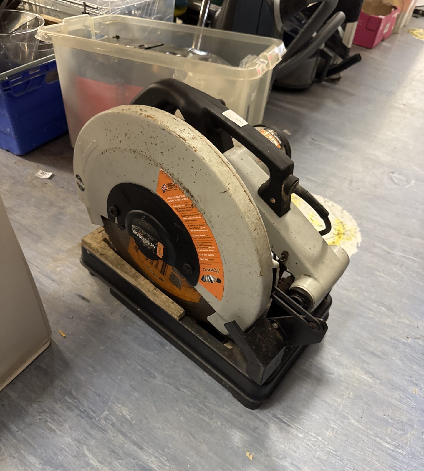 Large evolution 110v chop saw – Badgers Auctions
