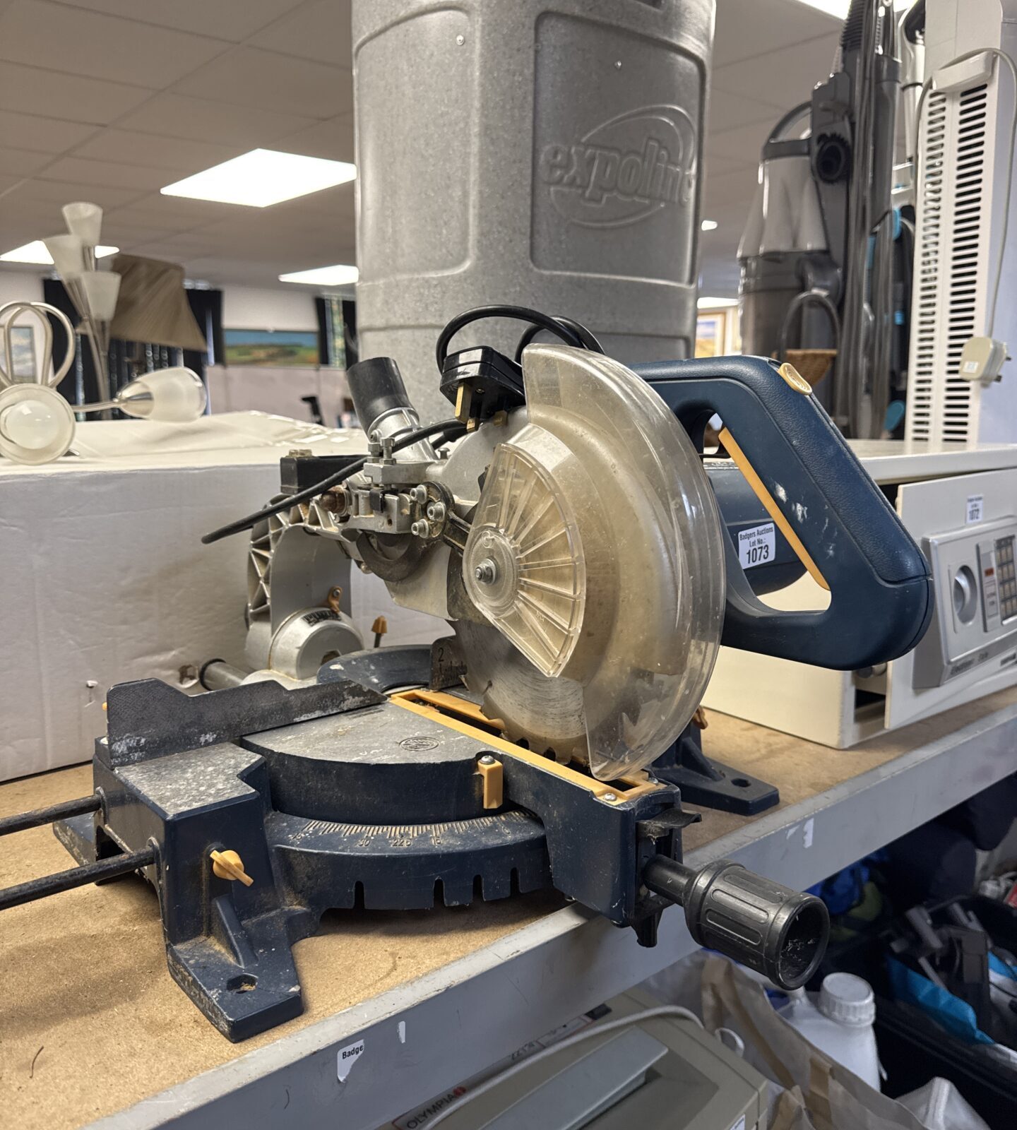 Titan 8” chop saw – Badgers Auctions