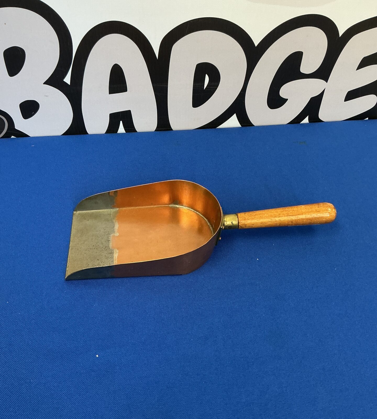 Short Victorian Brass fireside coal shovel – Badgers Auctions