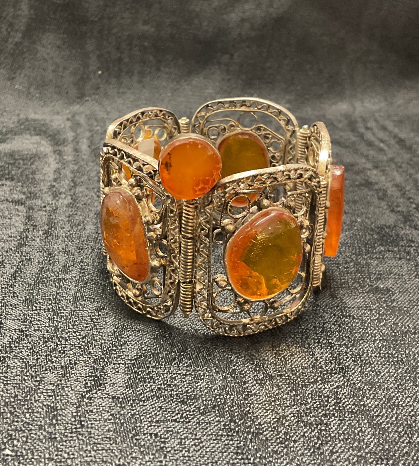Indian silver and Amber bracelet – Badgers Auctions