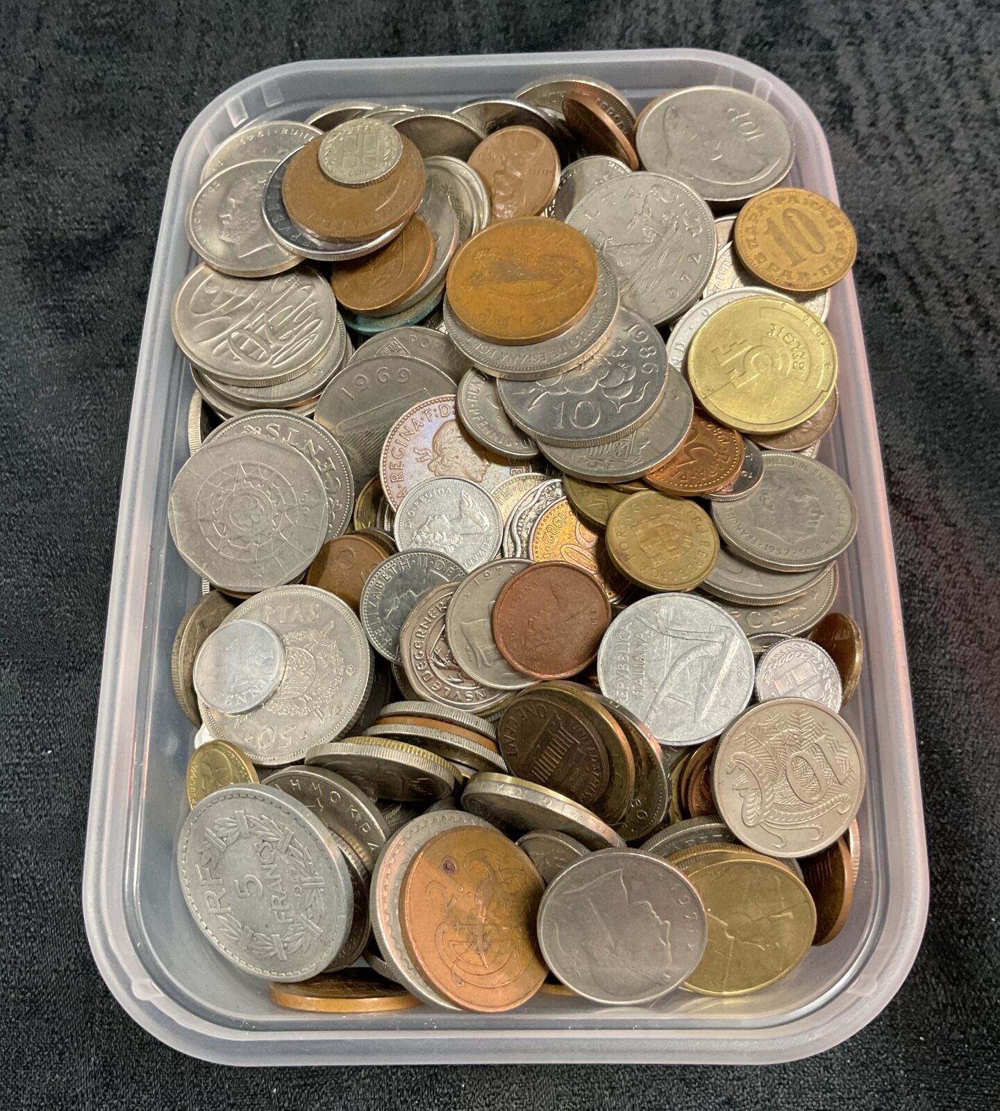 Over 3 kg of mixed coins – Badgers Auctions