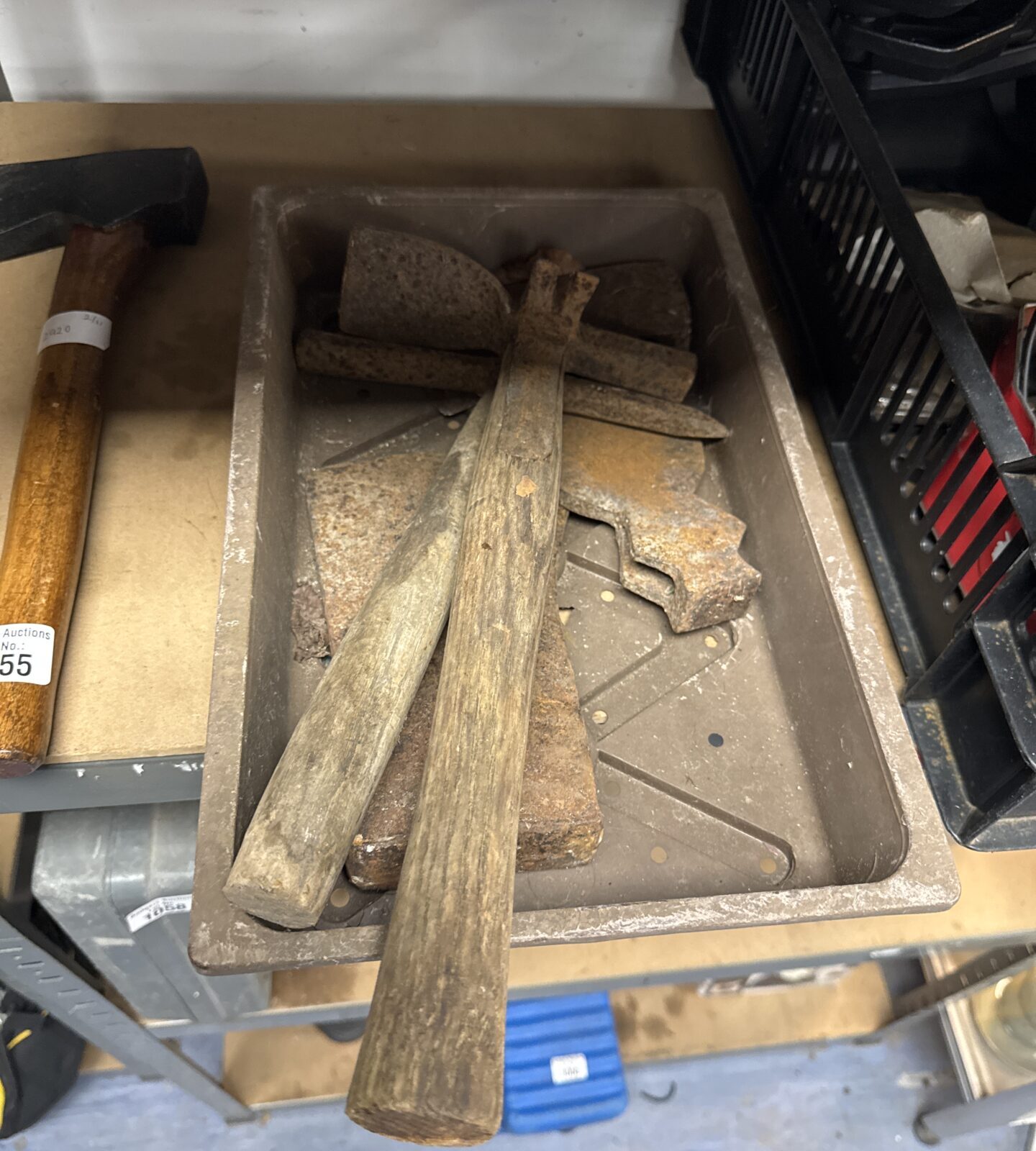 Selection of vintage hand tools & axe heads – Badgers Auctions