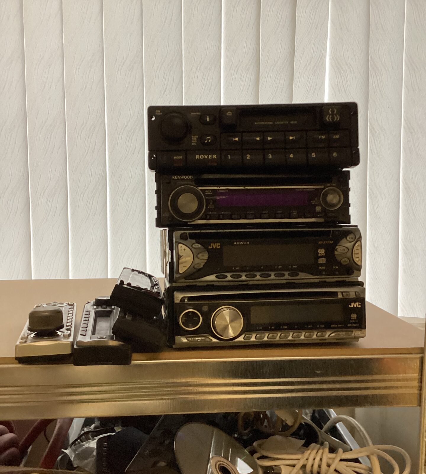 Four car stereo head units inc JVC, Kenwood & rover – Badgers Auctions